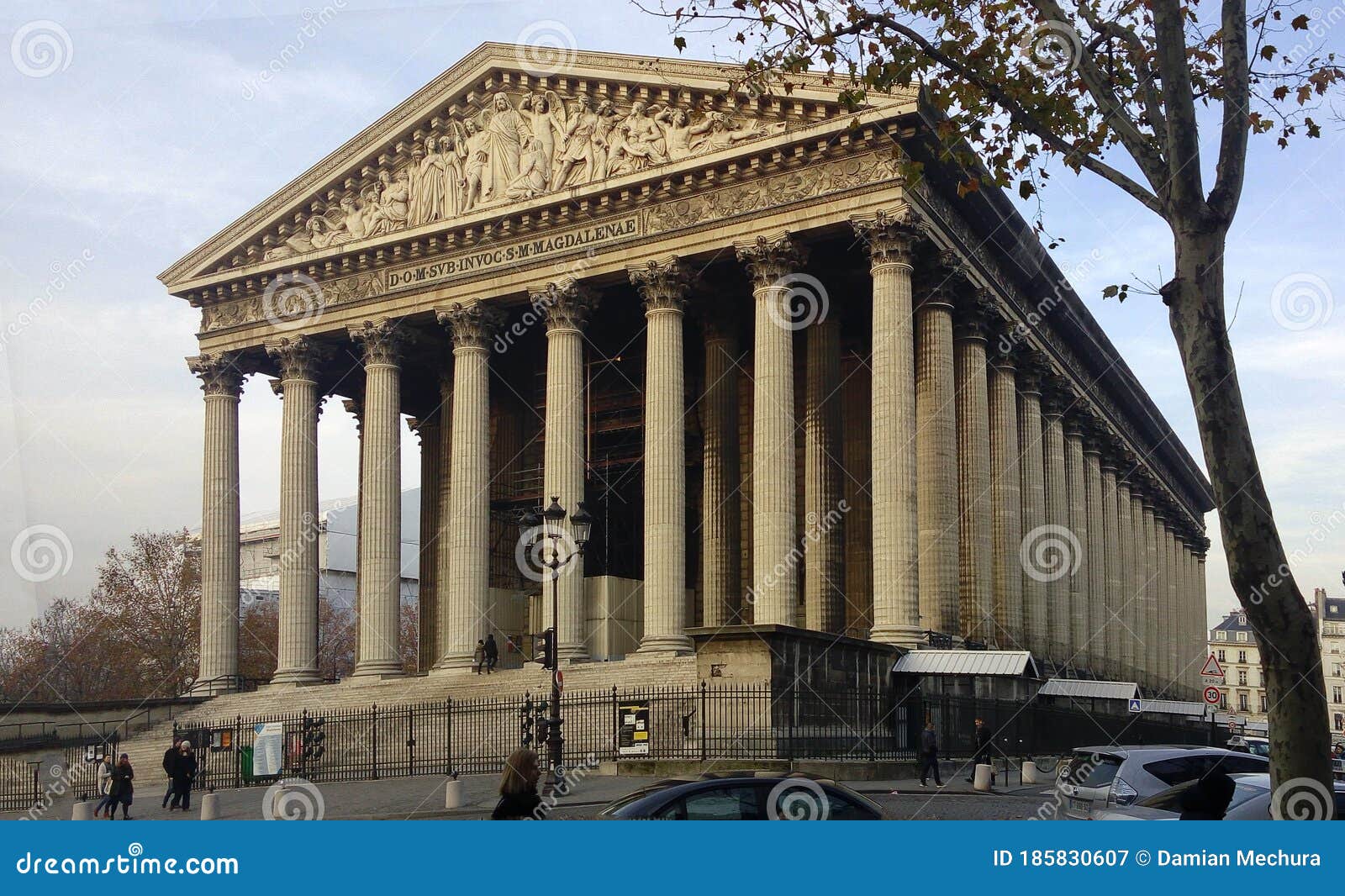 Madellaine in Paris editorial photography. Image of column - 185830607