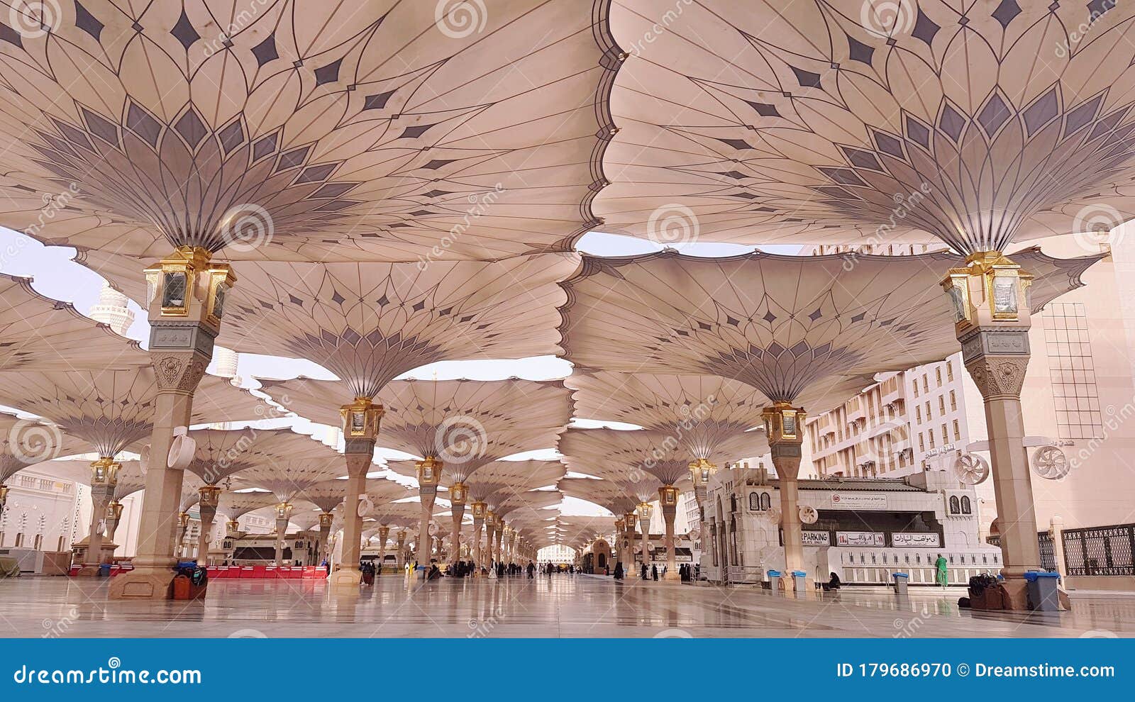 Madinah Saudi Arabia editorial image. Image of makkahmadinah - 179686970