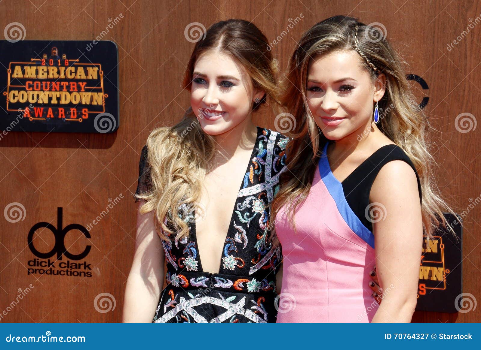 Madison Marlow Y Taylor Dye Fotografía editorial - Imagen de california ...