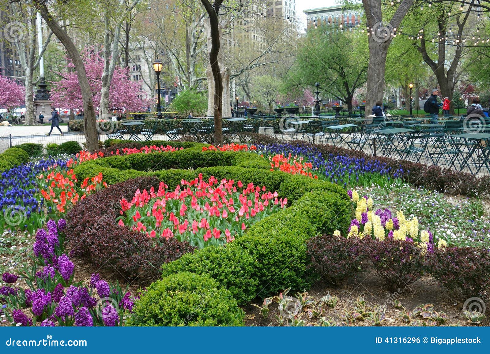 Madison Square Park in Springtime Editorial Photo - Image of spring ...