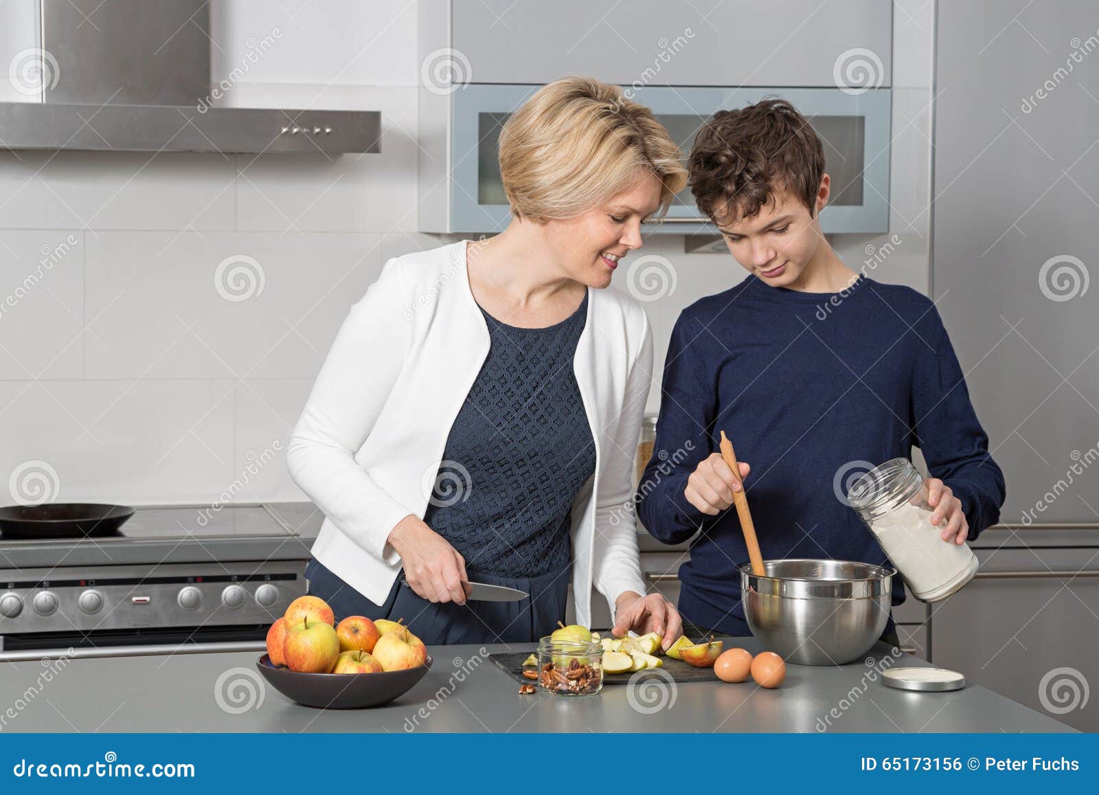 52 Breathtaking Mom Son Kitchen Sink Behind Not To Be Missed