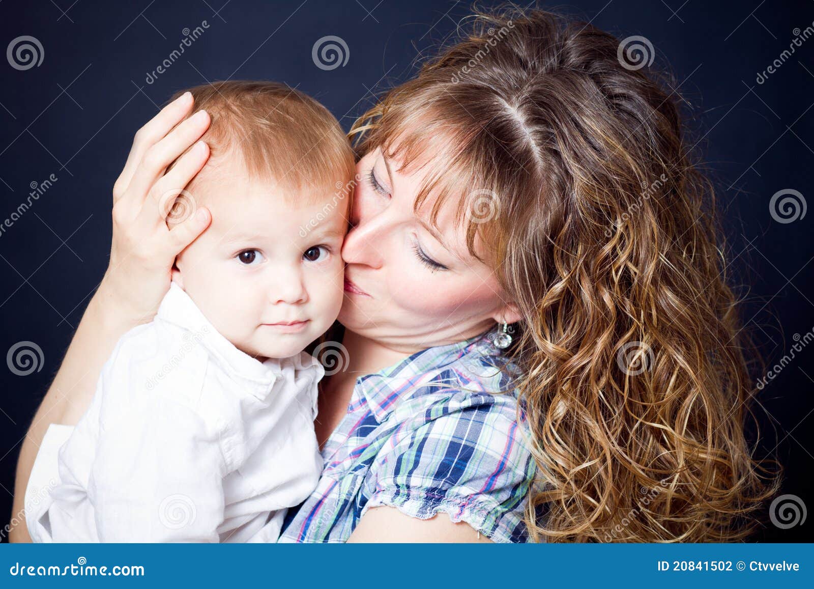 Madre y bebé foto de archivo. Imagen de sonrisa, hermoso - 20841502