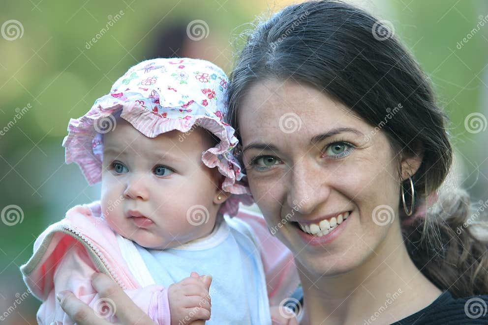 Madre y bebé imagen de archivo. Imagen de mama, cara, madre - 2278021