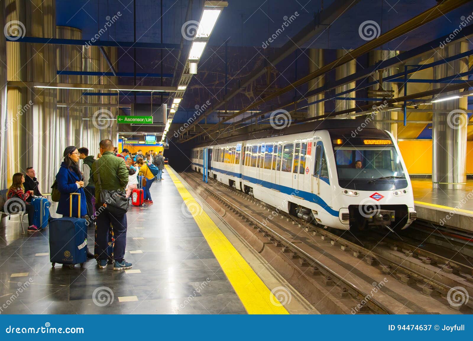 Madrid Metro Train Station, Spain Editorial Photography - Image of ...