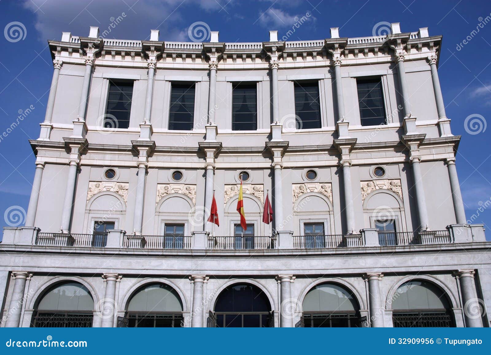 Madrid-Oper stockfoto. Bild von aufwendig, grenzstein - 32909956
