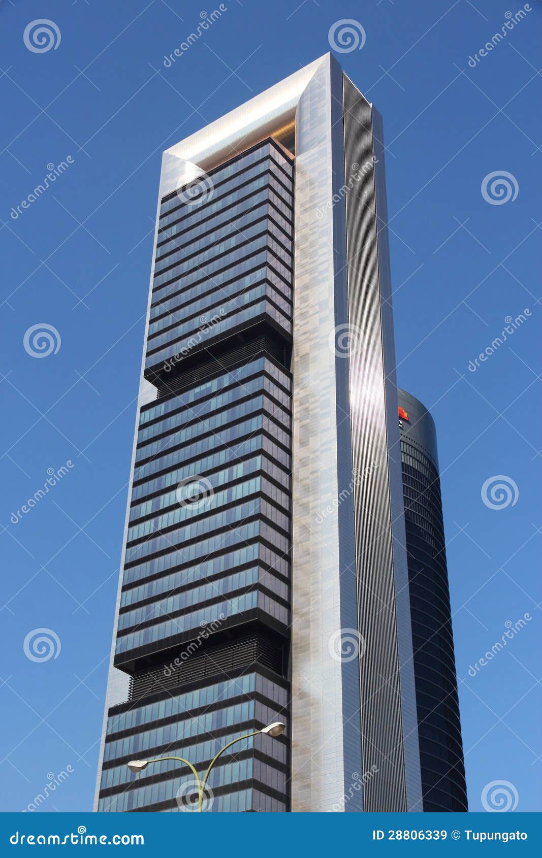 Madrid skyscraper editorial stock image. Image of city - 28806339