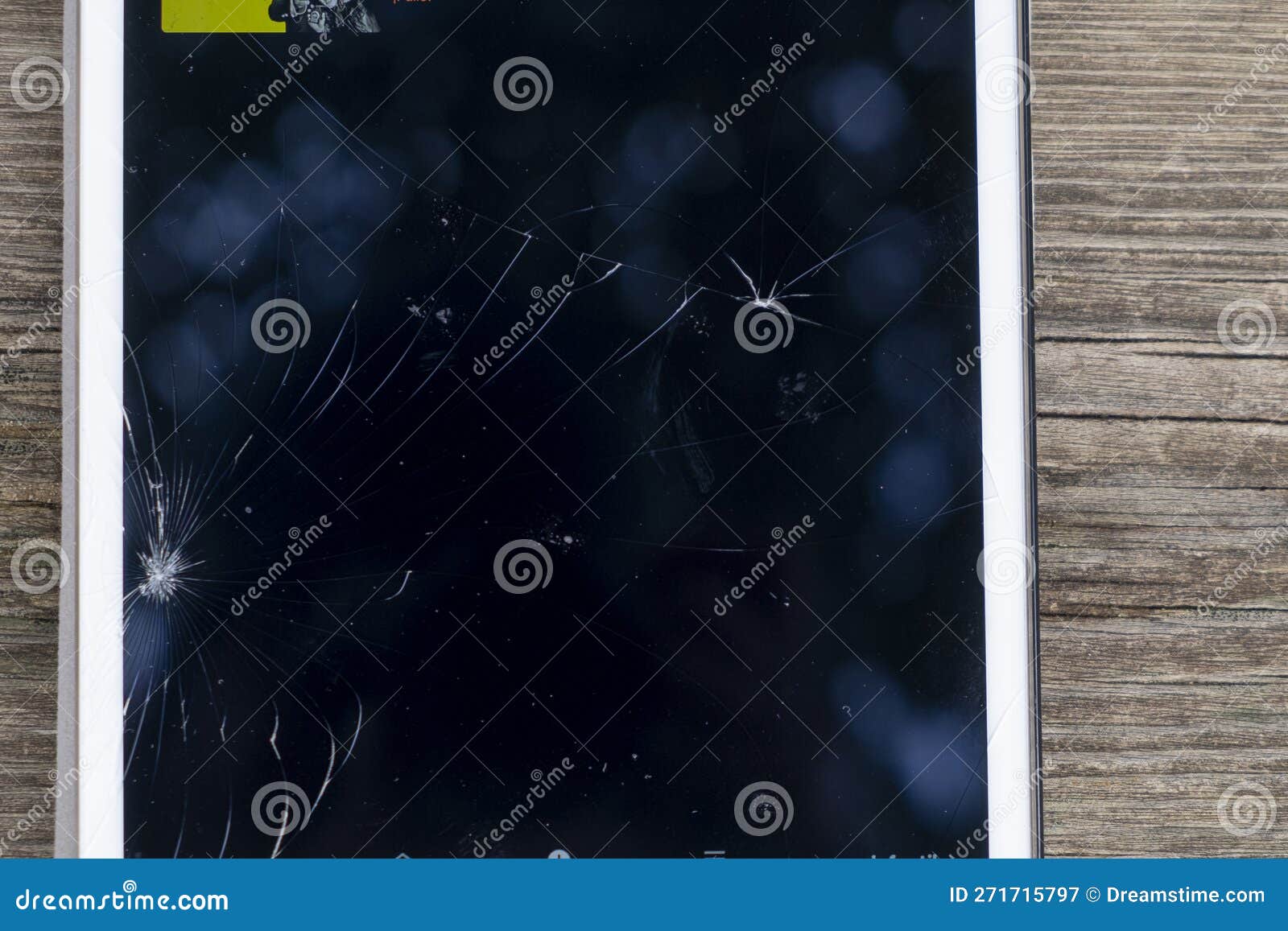 Madrid, Spain. 03-07-2023: Cracked Screen of an Ipad Editorial ...