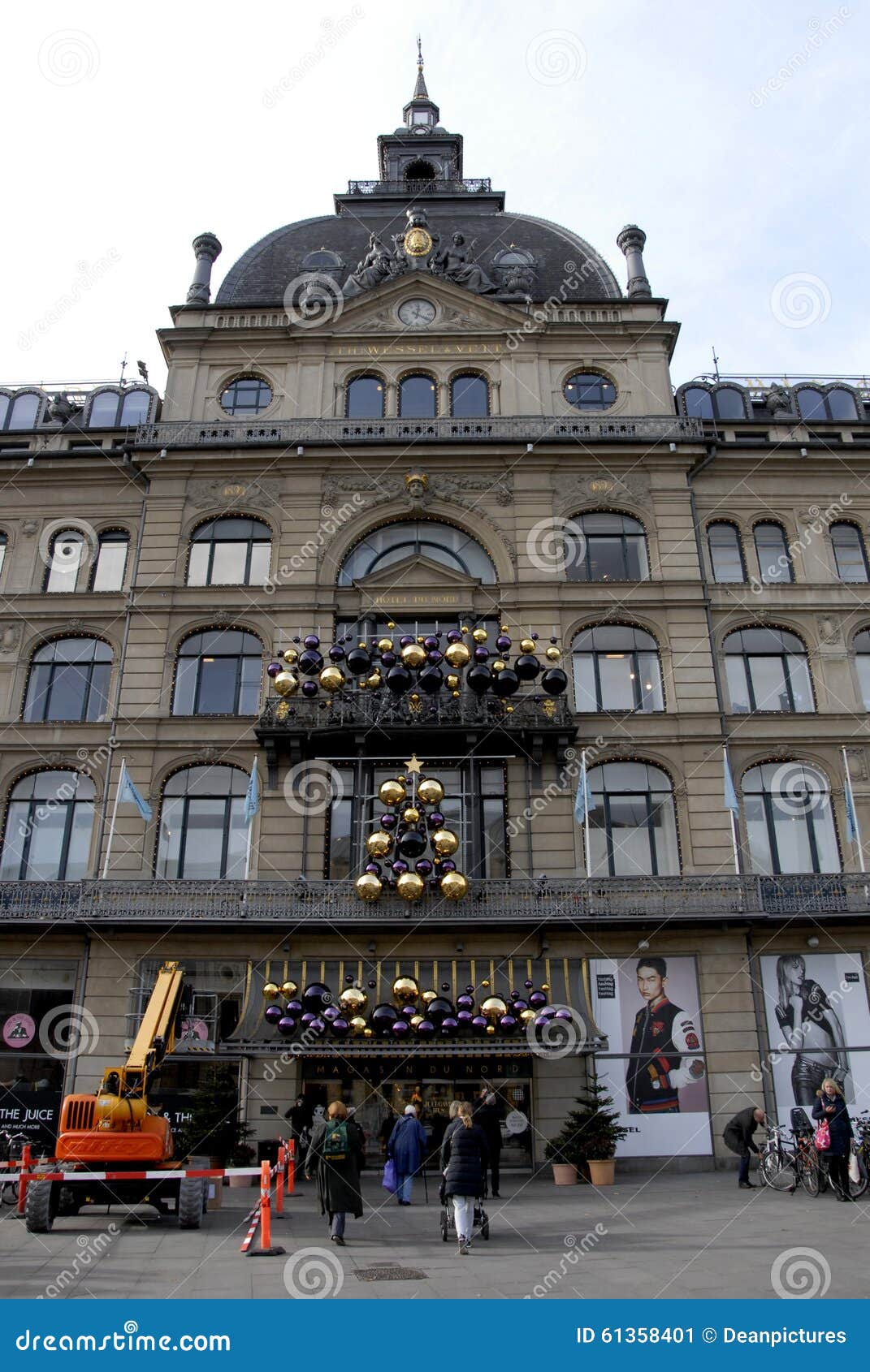 MAGASIN DU NORD foto editorial. Imagen de editorial, navidad - 61358401