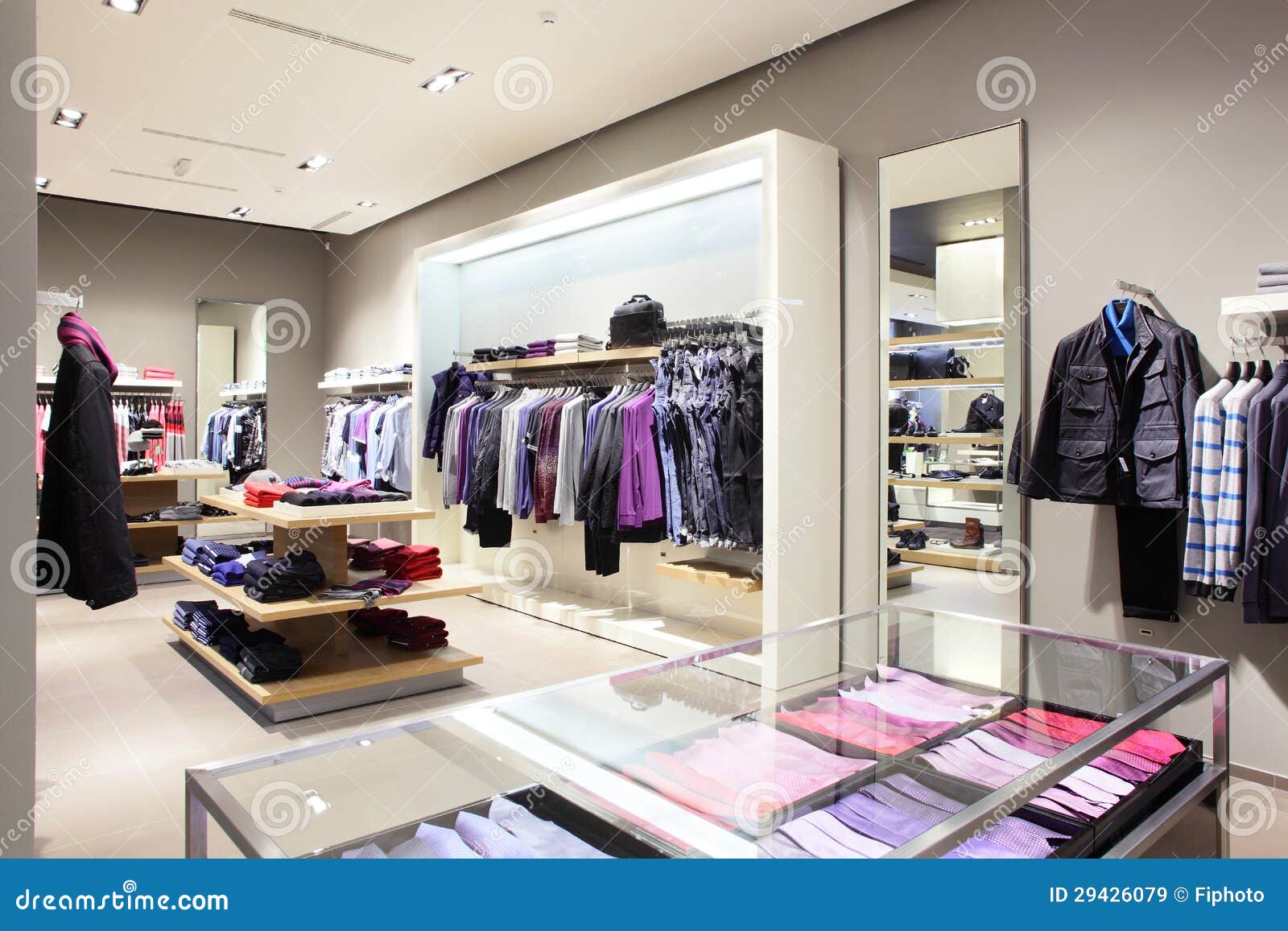 Magasin Moderne Et De Mode De Vêtements Image stock - Image du ...