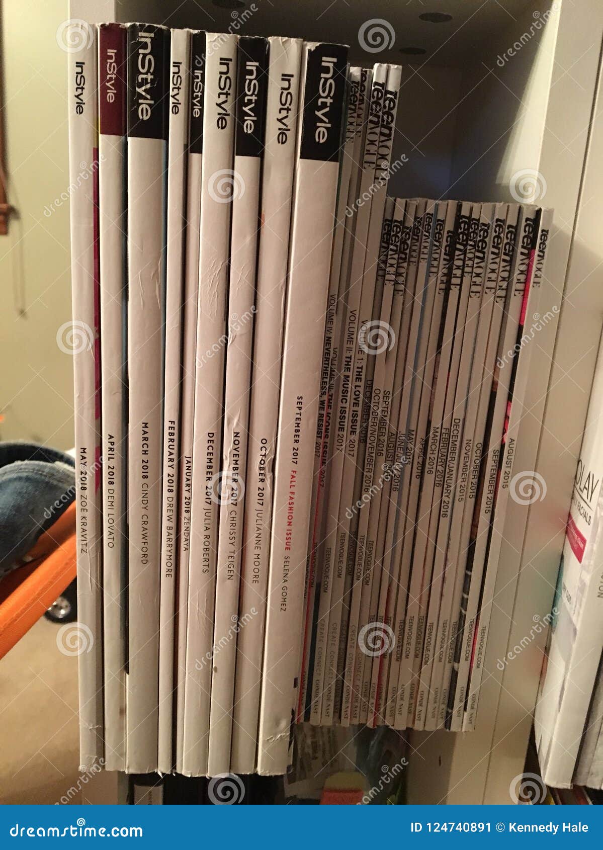 Magazines in Order on Shelf Editorial Photo - Image of order, magazines ...