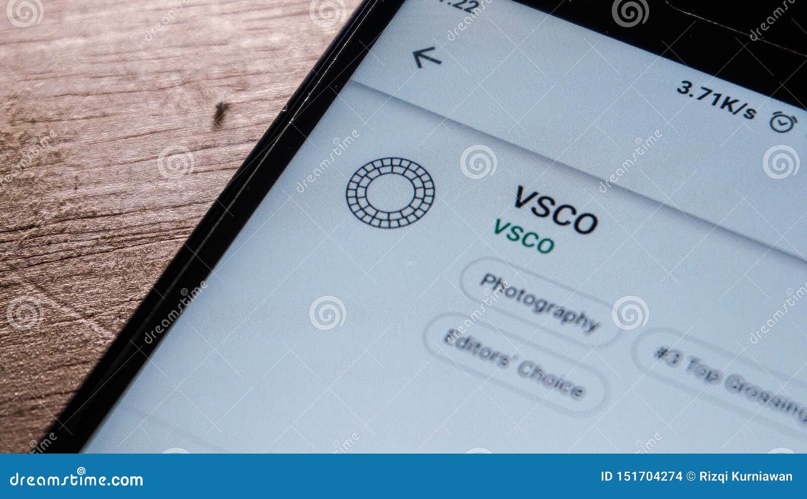 VSCO app in play store. editorial stock image. Image of display - 151704274