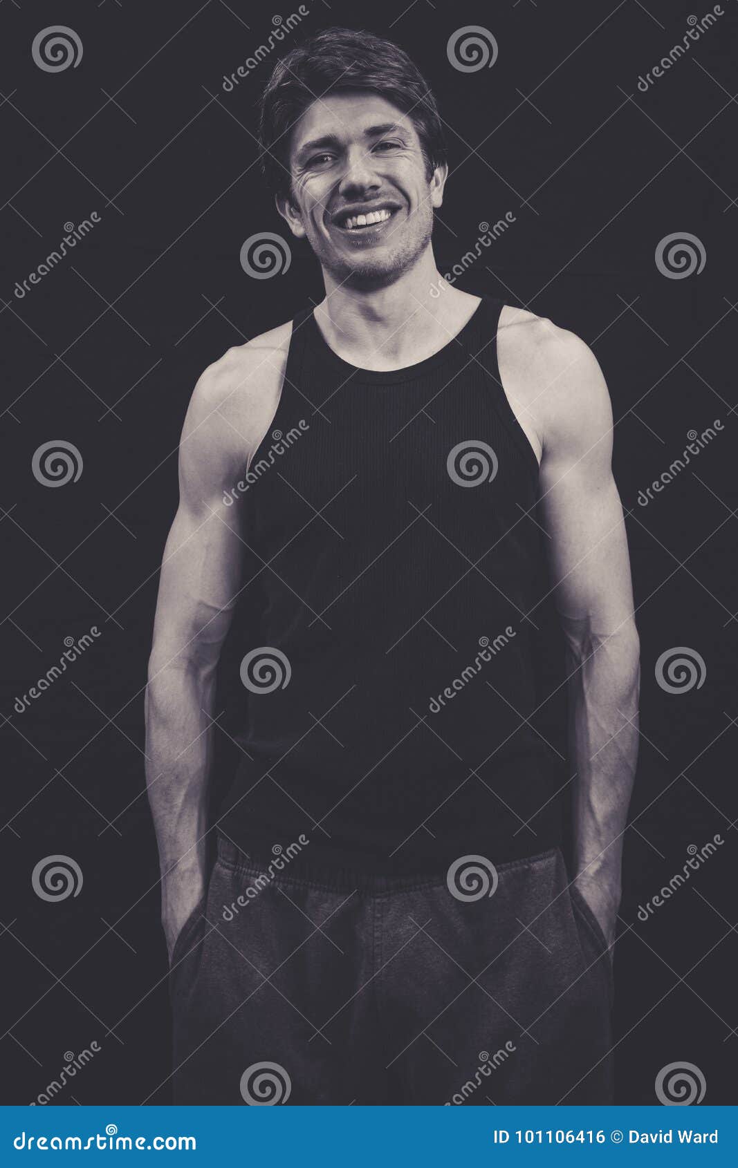 Magerer Mann in Der Westenspitze Im Studio Stockfoto - Bild von muskeln ...