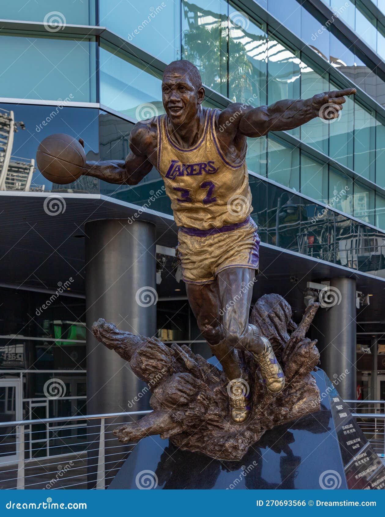 Magic Johnson Statue editorial photo. Image of united - 270693566
