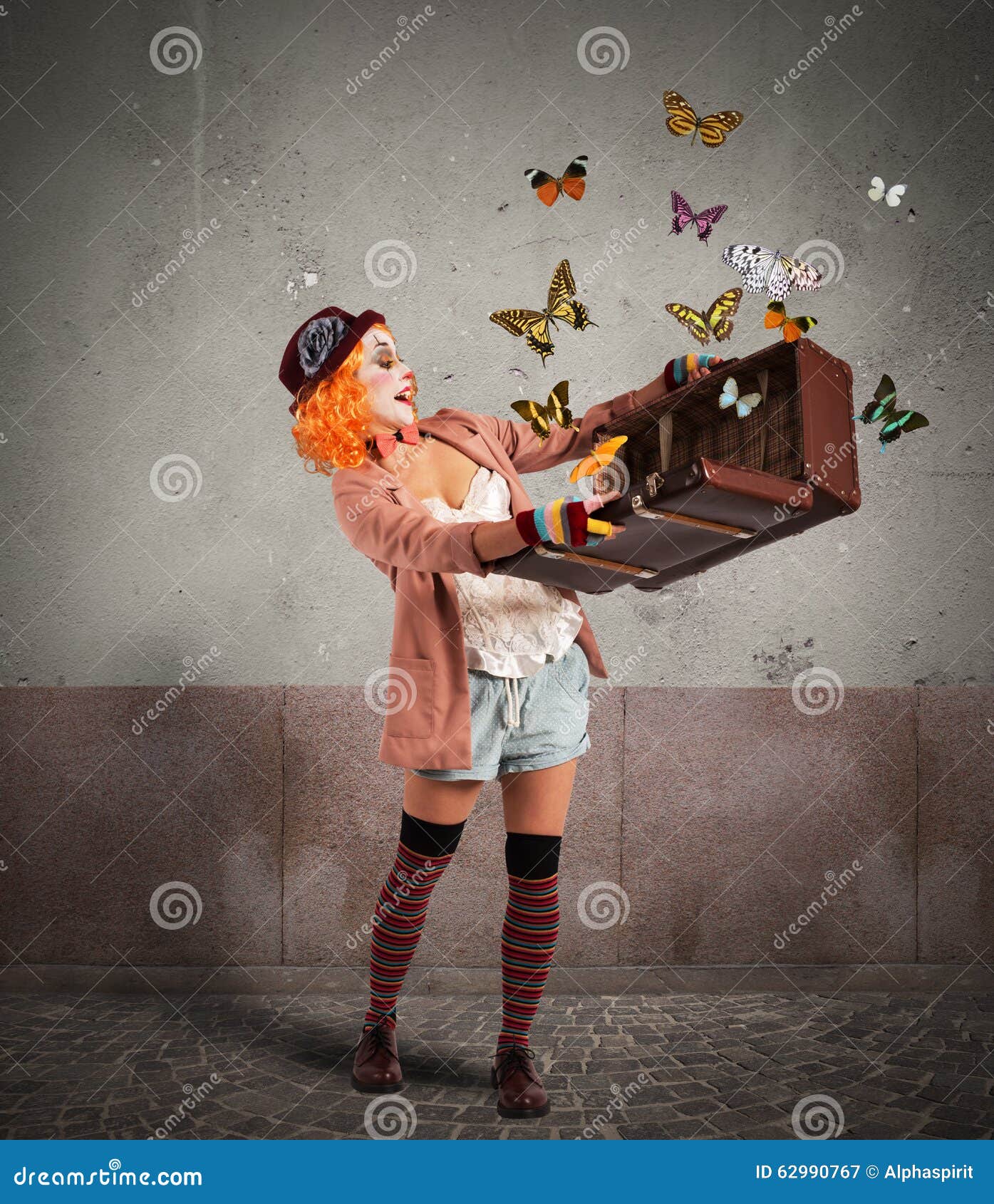 Magic suitcase stock image. Image of amazement, circus - 62990767