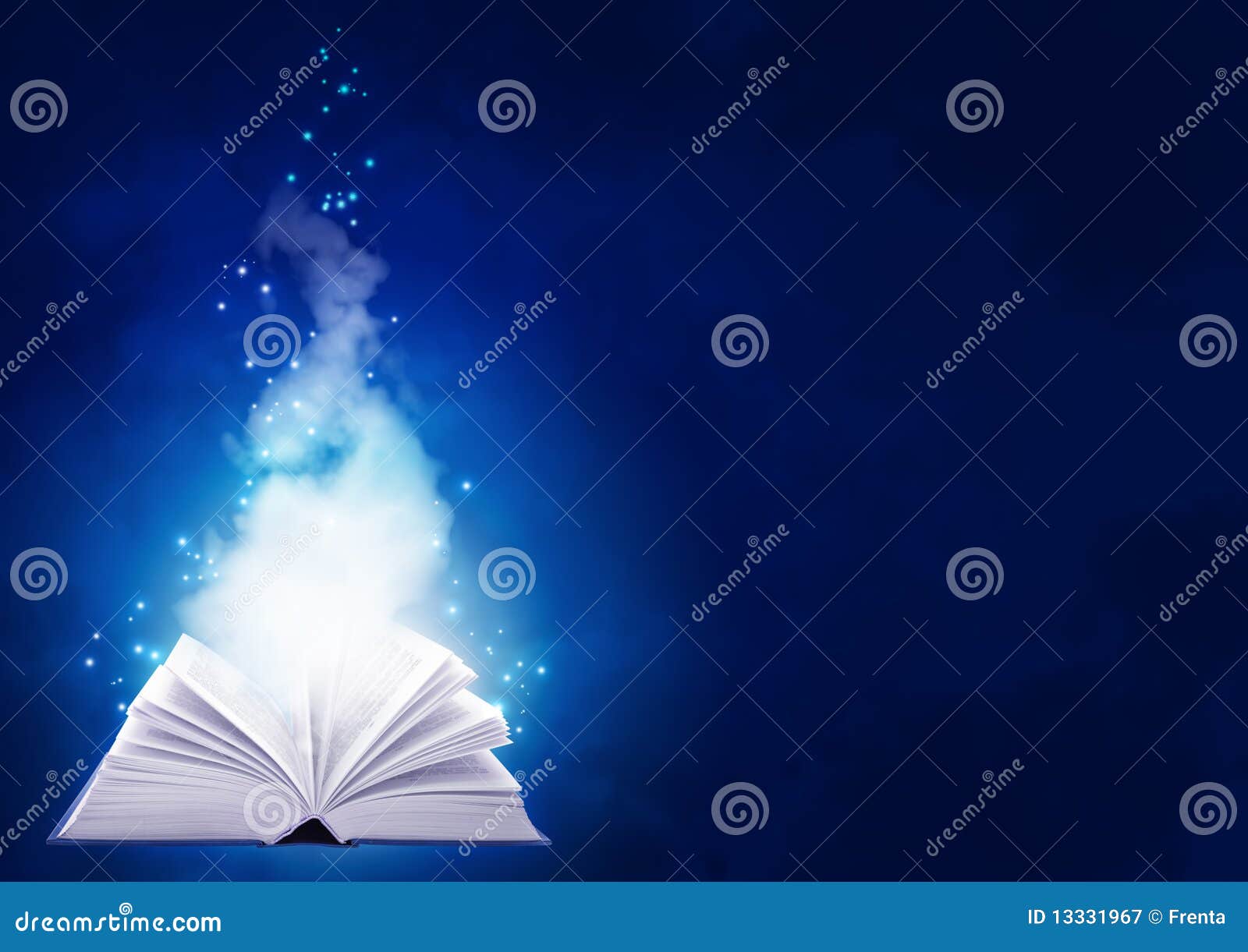 Magisches Buch stockbild. Bild von geöffnet, belichtet - 13331967