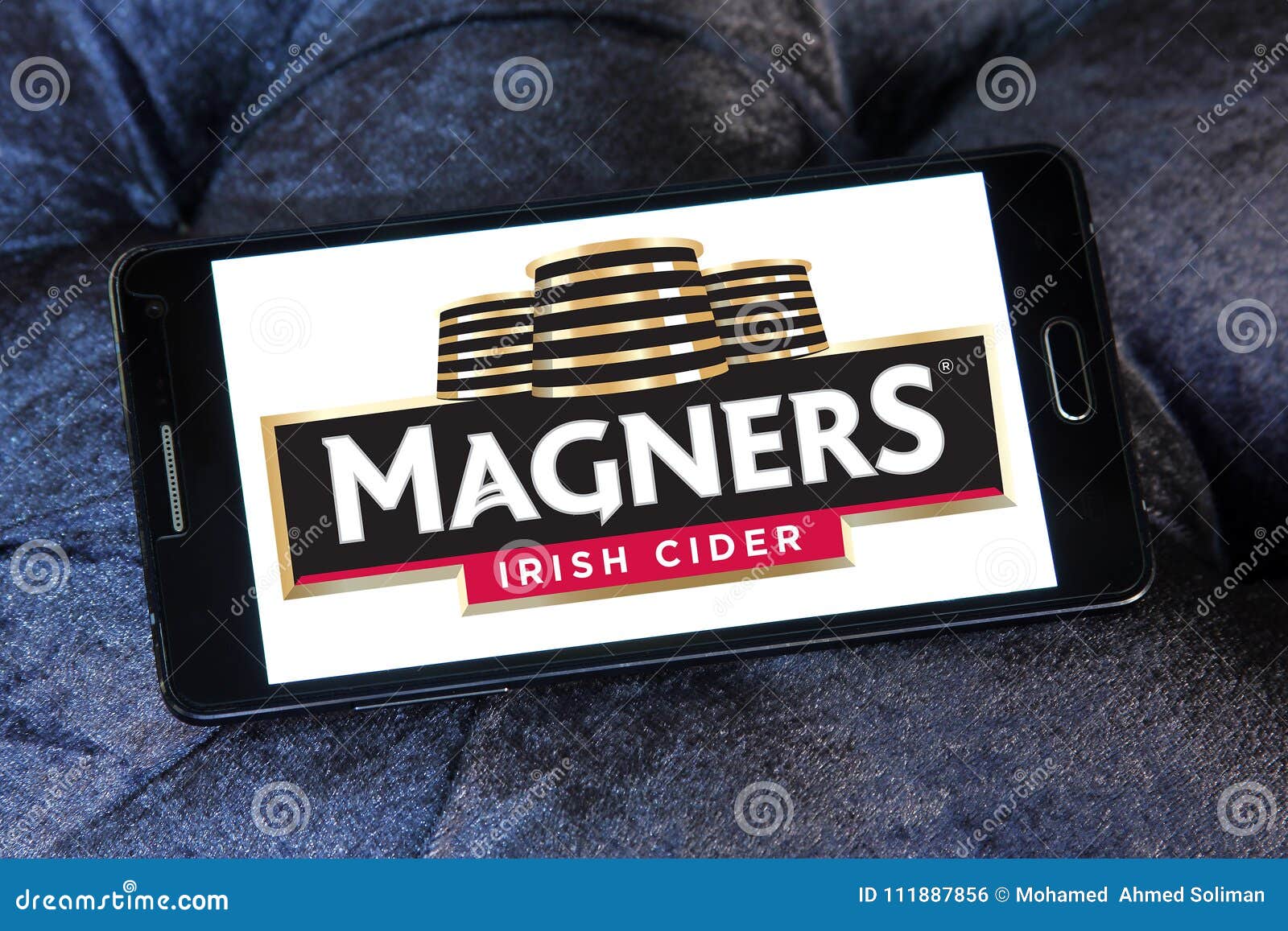 Magners Irish Cider logo editorial photo. Image of bier - 111887856