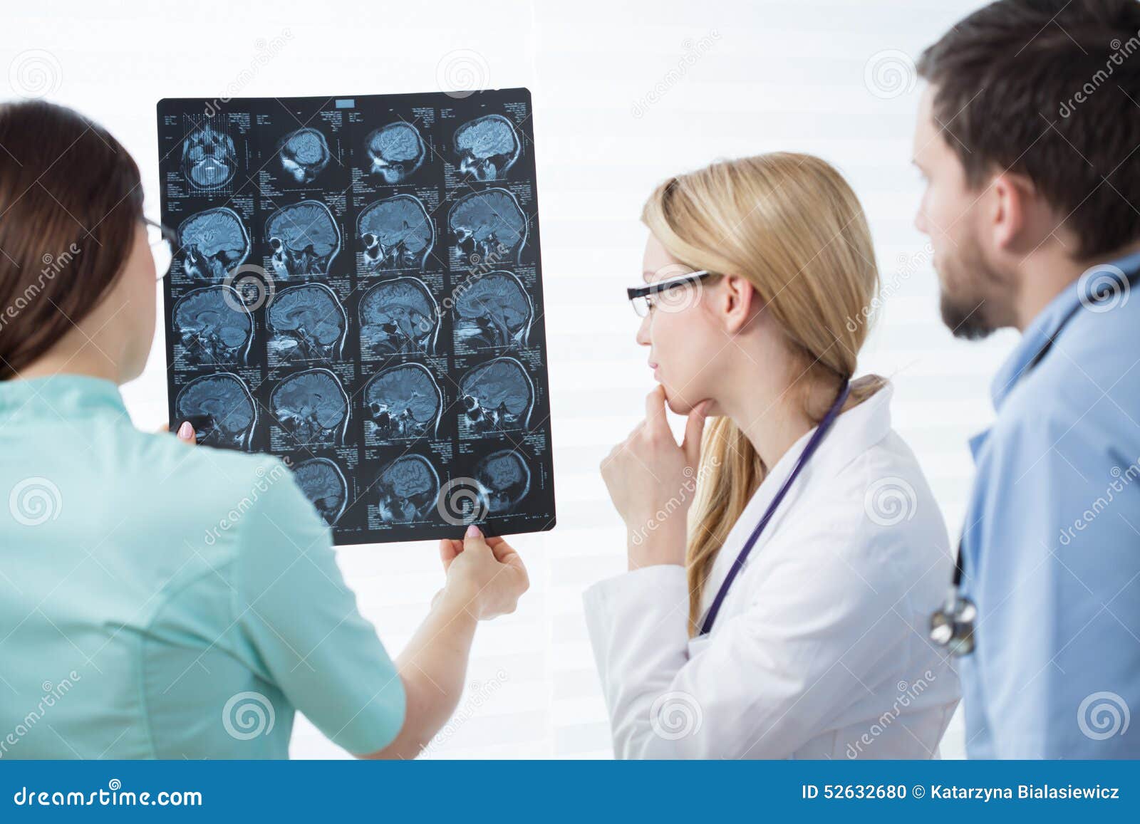 Magnetic resonance image stock photo. Image of clinic - 52632680