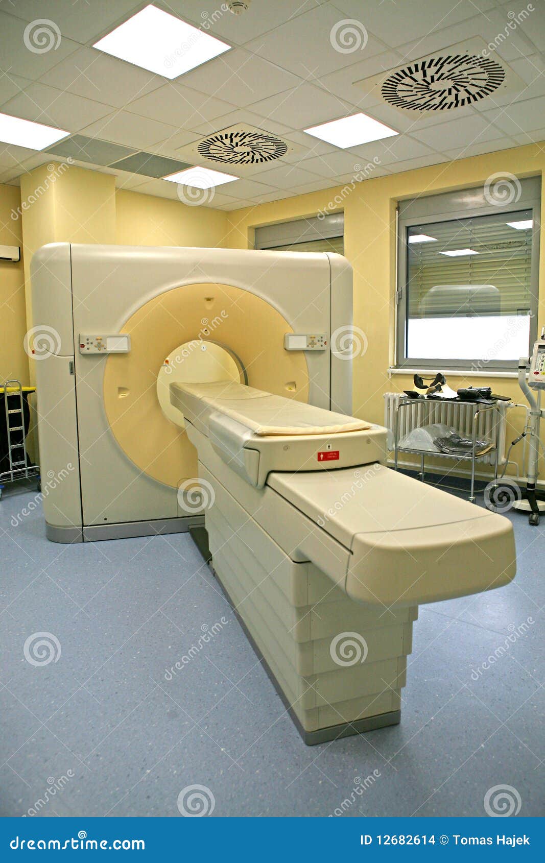 Magnetic Resonance Imaging Scanner 10 Stock Photo - Image of hospital ...