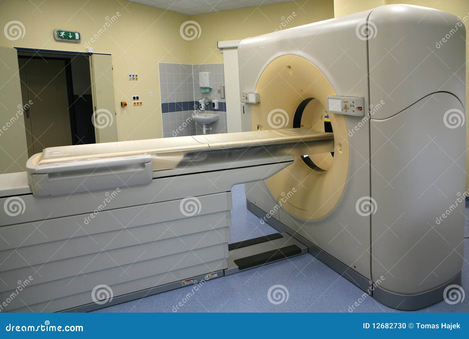 Magnetic Resonance Imaging Scanner 10 Stock Photo - Image of health ...