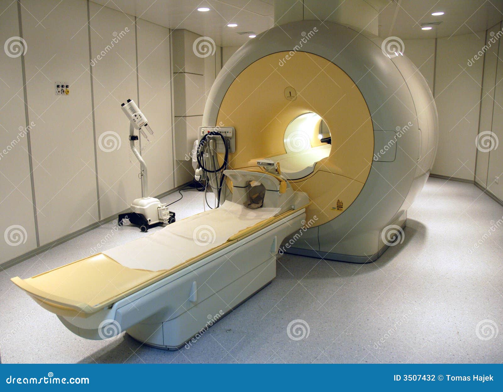 Magnetische Resonanz- Darstellung Stockfoto - Bild von maschine ...