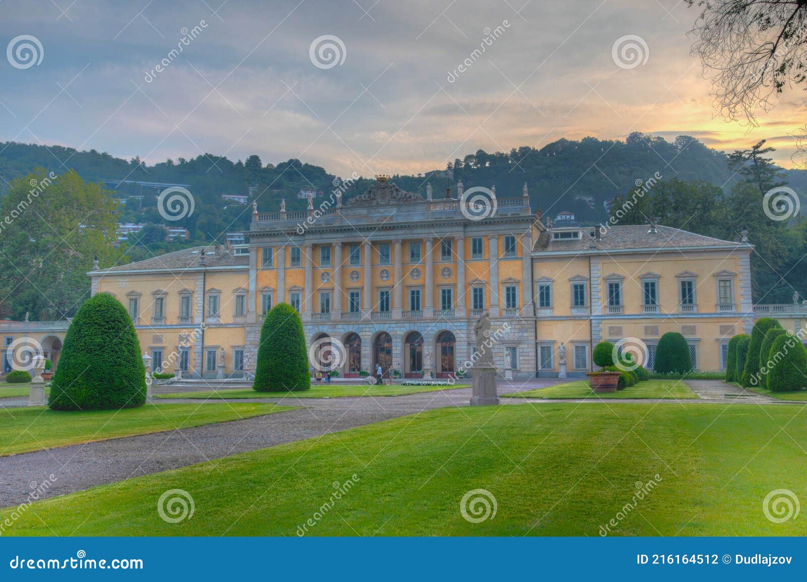 Magnifica Villa Olmo En Como Italia Fotografía editorial - Imagen de ...