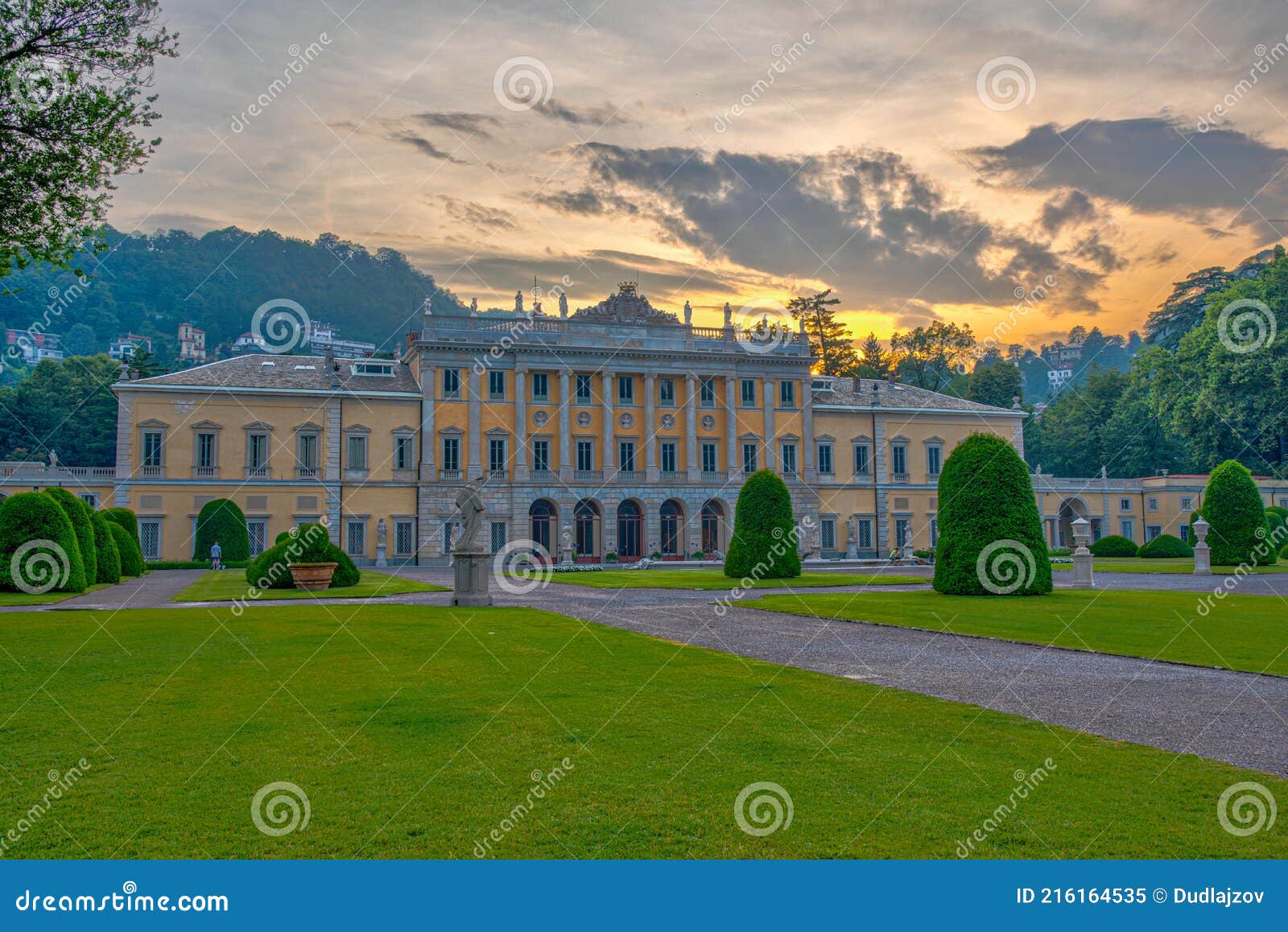 Magnifica Villa Olmo En Como Italia Imagen de archivo - Imagen de azul ...