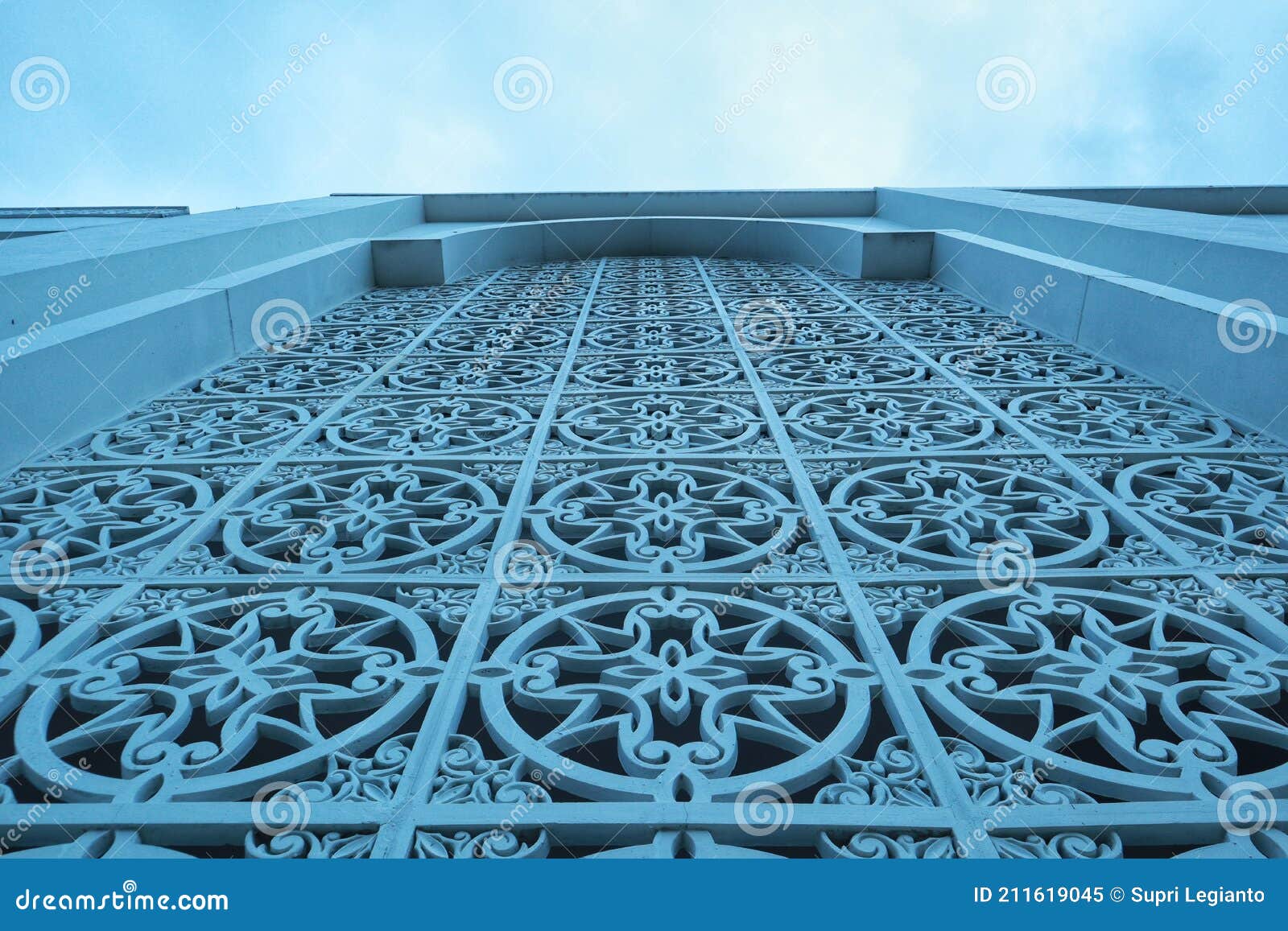 A Magnificent White Mosque Window Pattern Stock Image - Image of design ...