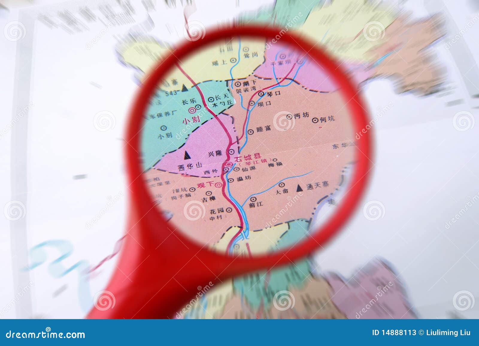 Magnifying Glass and the Map Stock Image - Image of geography, finding ...