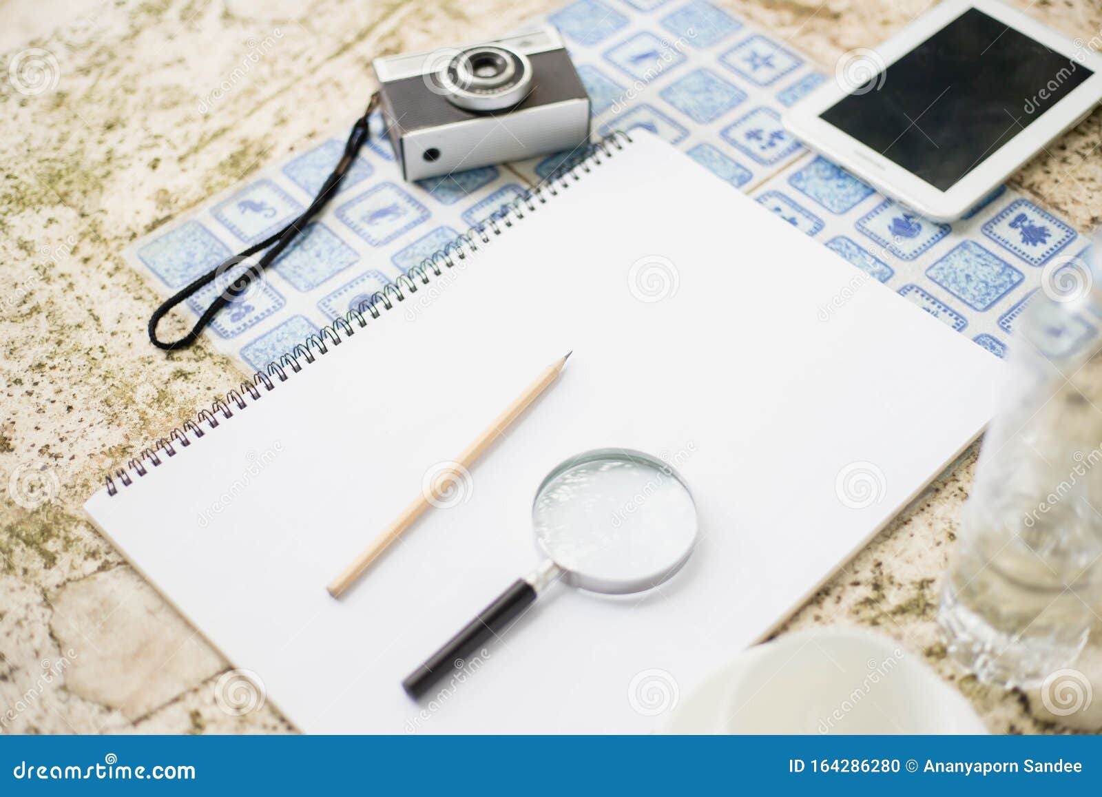 Magnifying Glass for Reading and Discovering the Small Things Stock ...