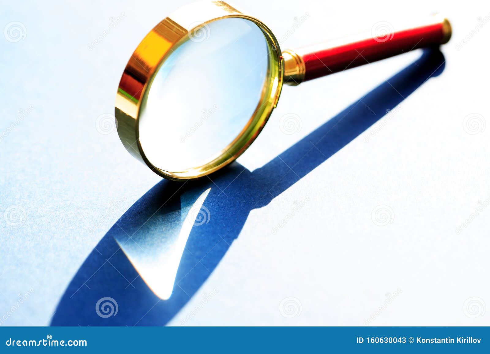 Magnifying Glass with Shadow Stock Image - Image of detective, crime ...