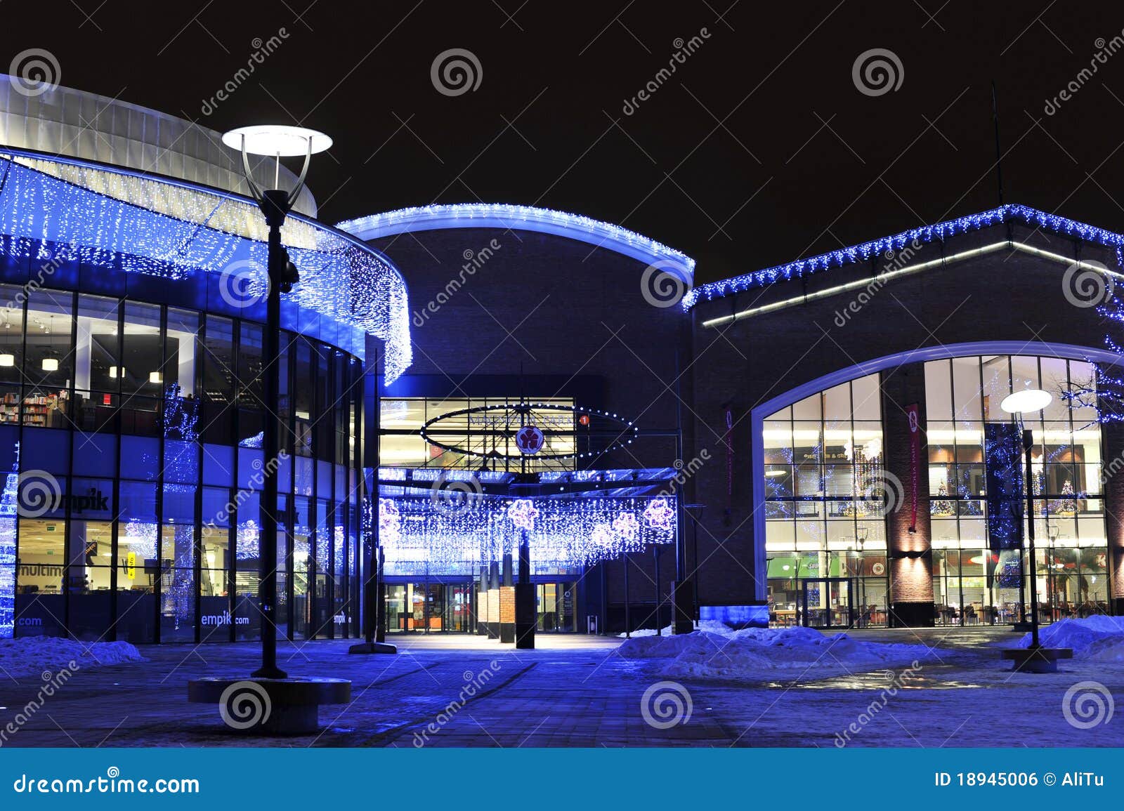 Magnolia Park store editorial photo. Image of year, snow - 18945006
