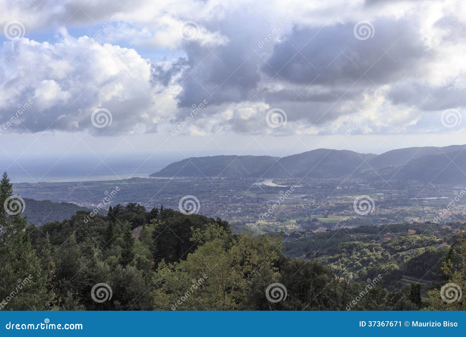 Magra river valley stock image. Image of castle, river - 37367671