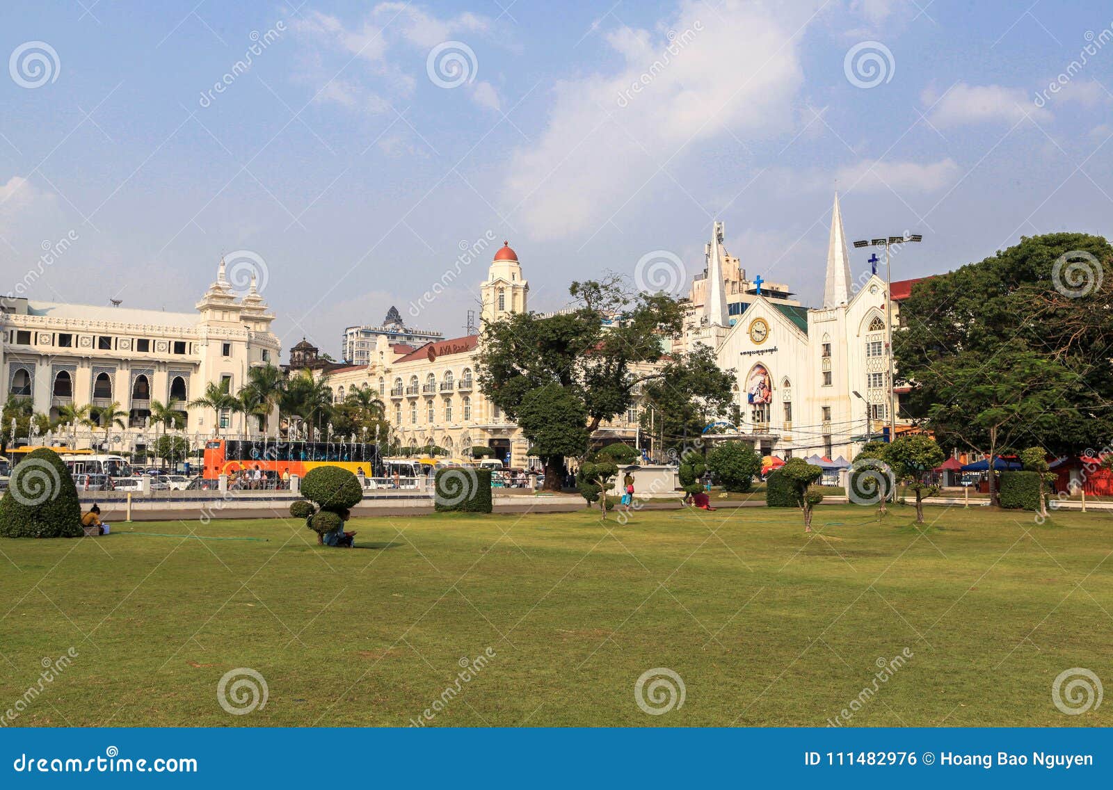 Maha Bandula Park Em Yangon Foto Editorial - Imagem de limitado, corte ...