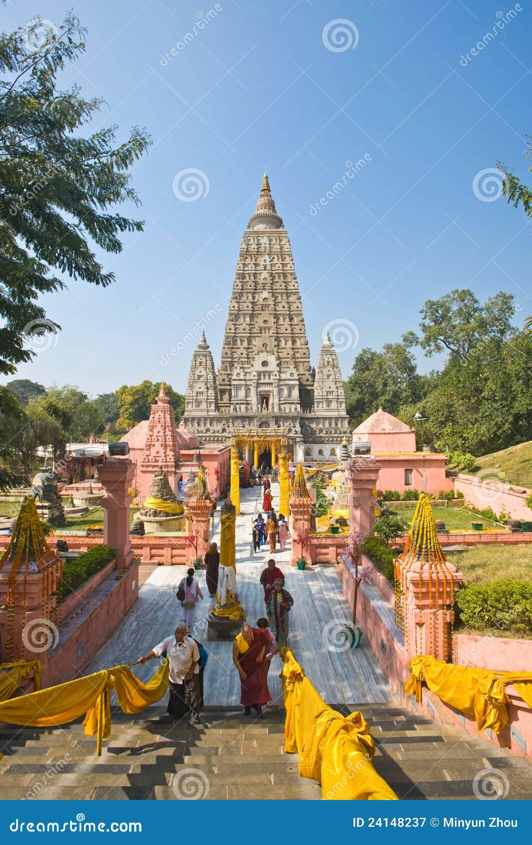 Mahabodhi Temple, Bodhgaya editorial photography. Image of travel ...