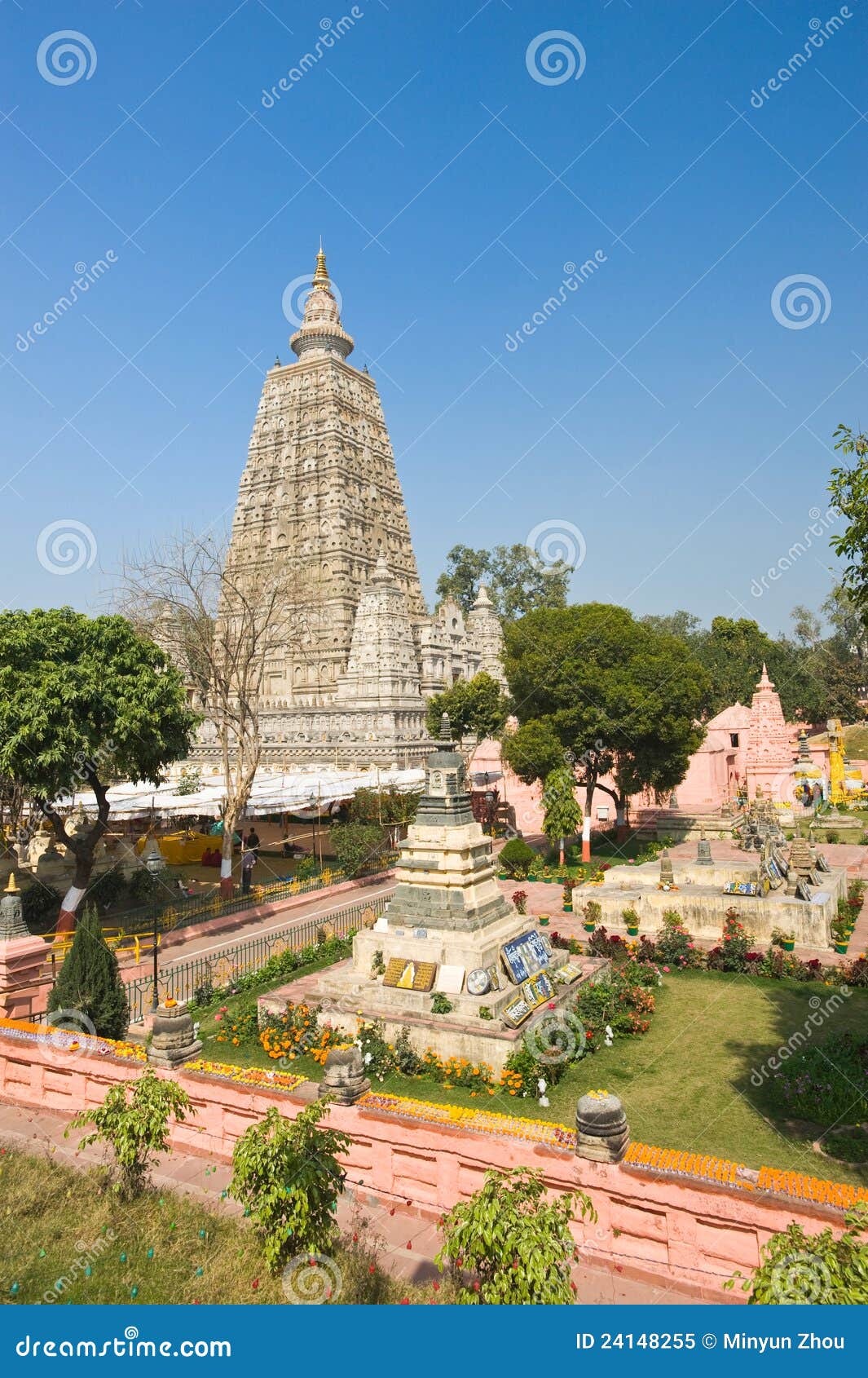 Mahabodhi Temple, Bodhgaya stock image. Image of tourist - 24148255