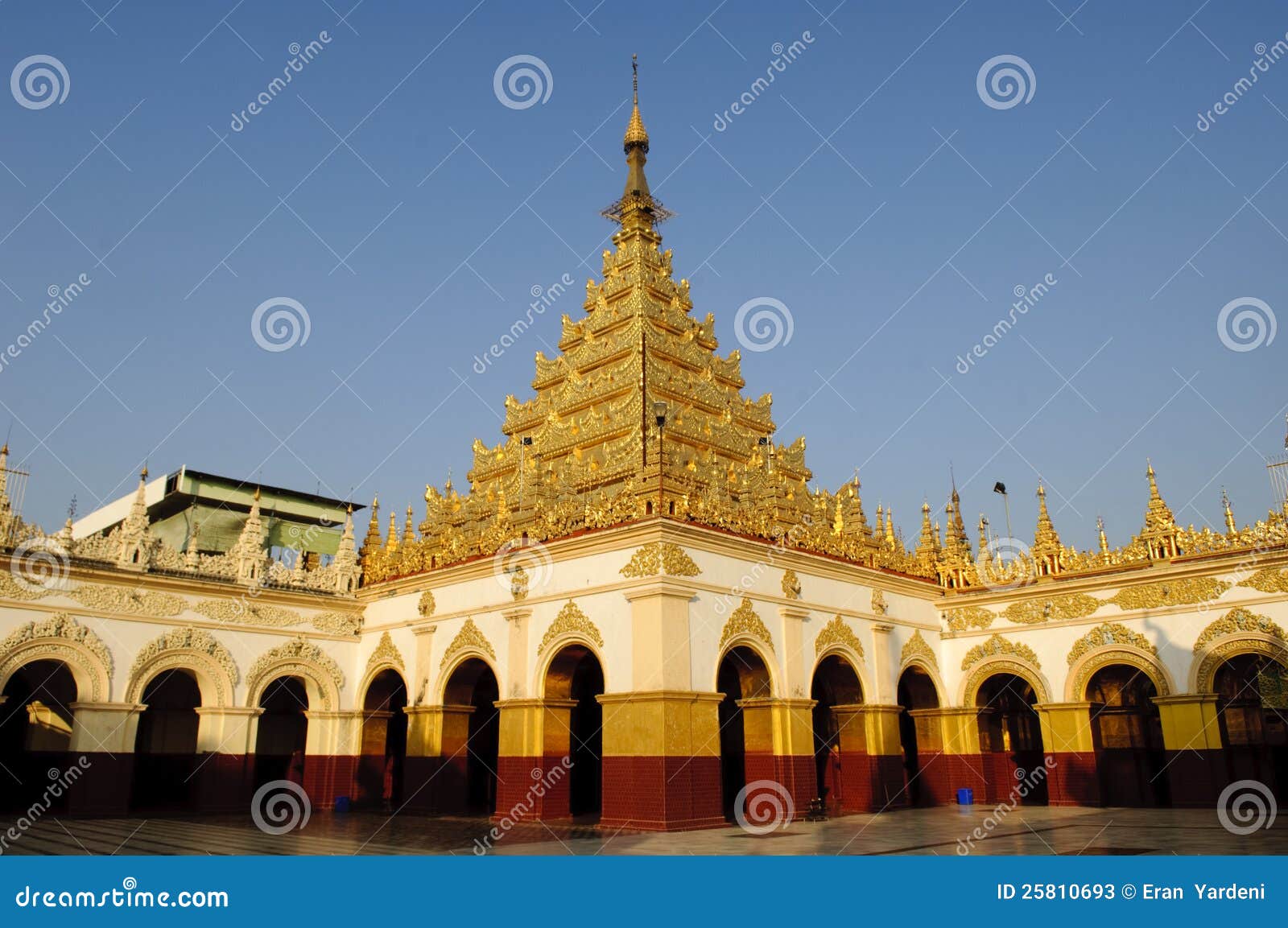 Mahamuni pagoda, mandalay stock image. Image of holy - 25810693