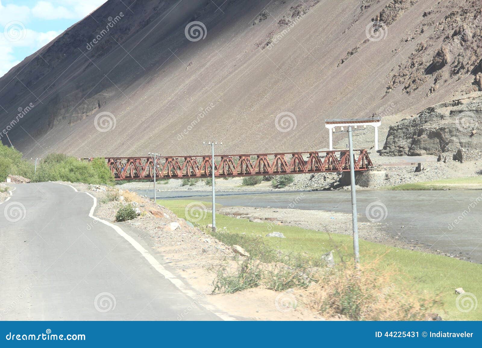 Mahe Bridge Ladakh-1 imagen de archivo. Imagen de puente - 44225431