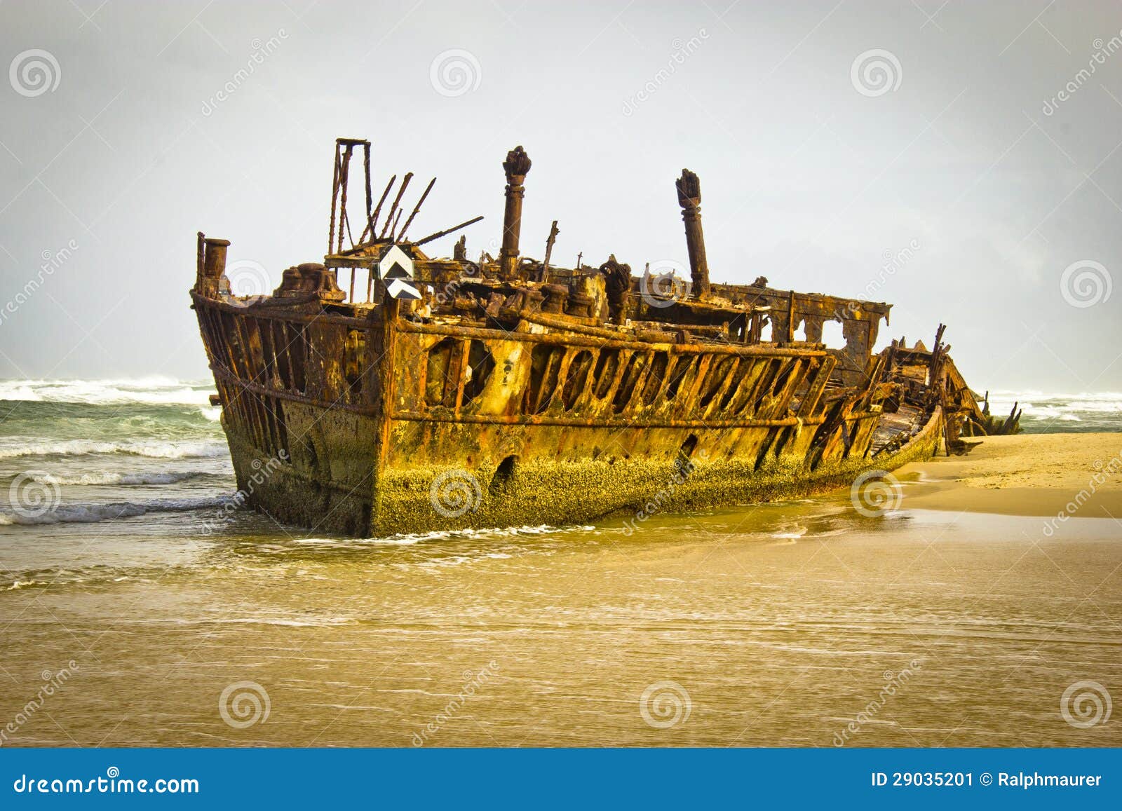 Maheno Shipwreck Fraser Island Stock Image - Image of rusty, ocean ...