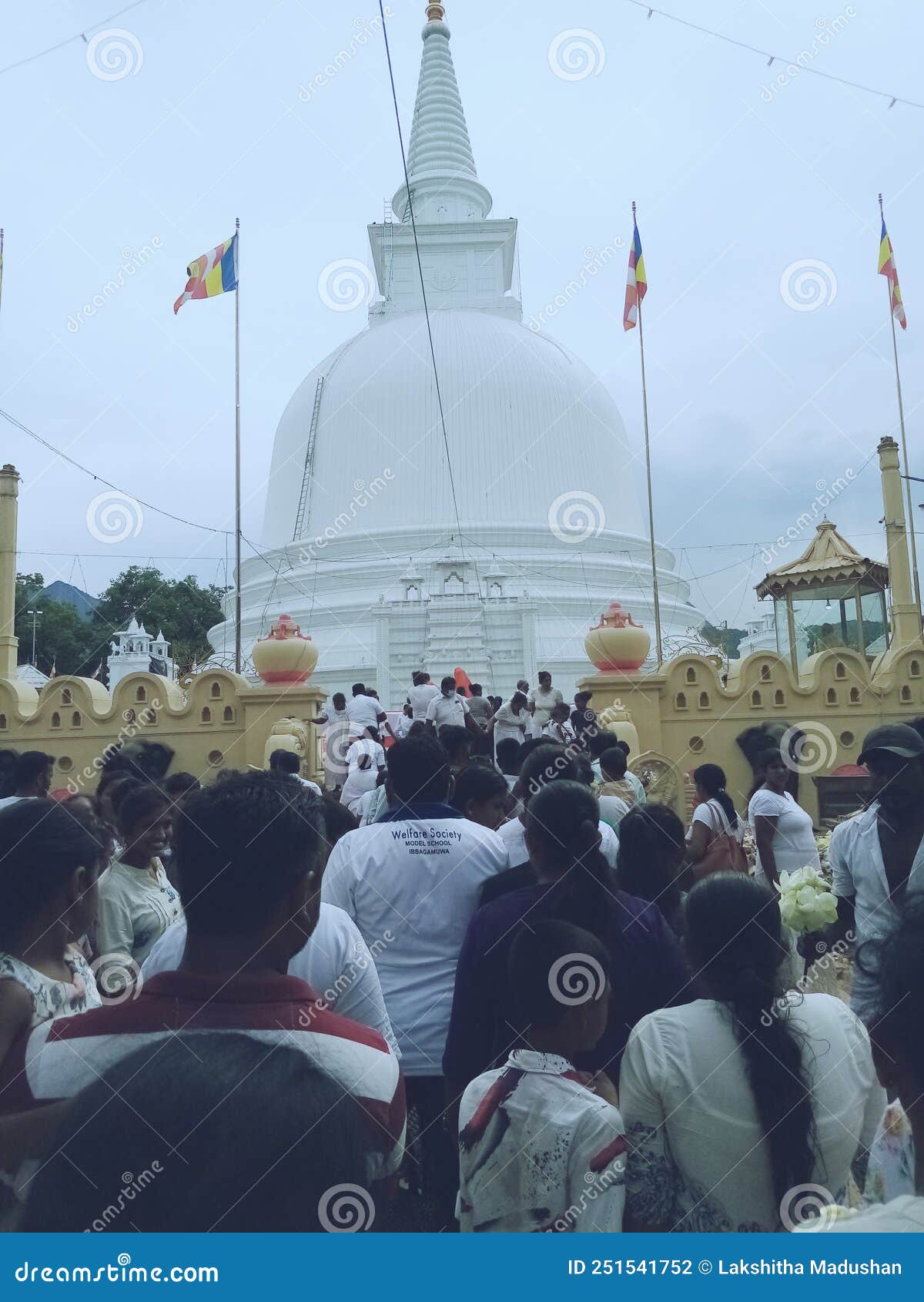 Mahiyangana Temple in Sri Lanka Editorial Photography - Image of temple ...
