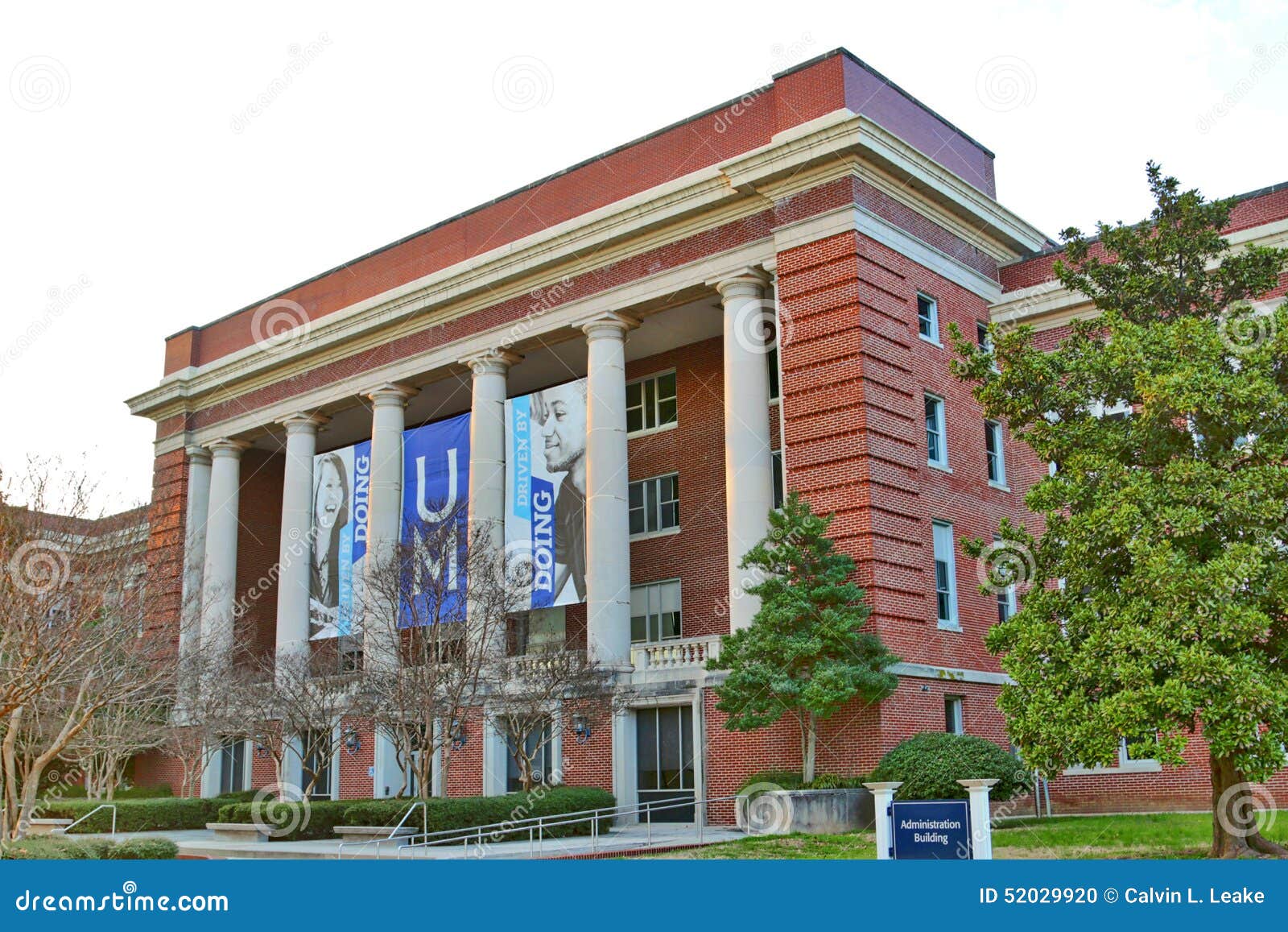 Main Administration Building at the University of Memphis Editorial ... Main Administration Building at the University of Memphis Editorial ...