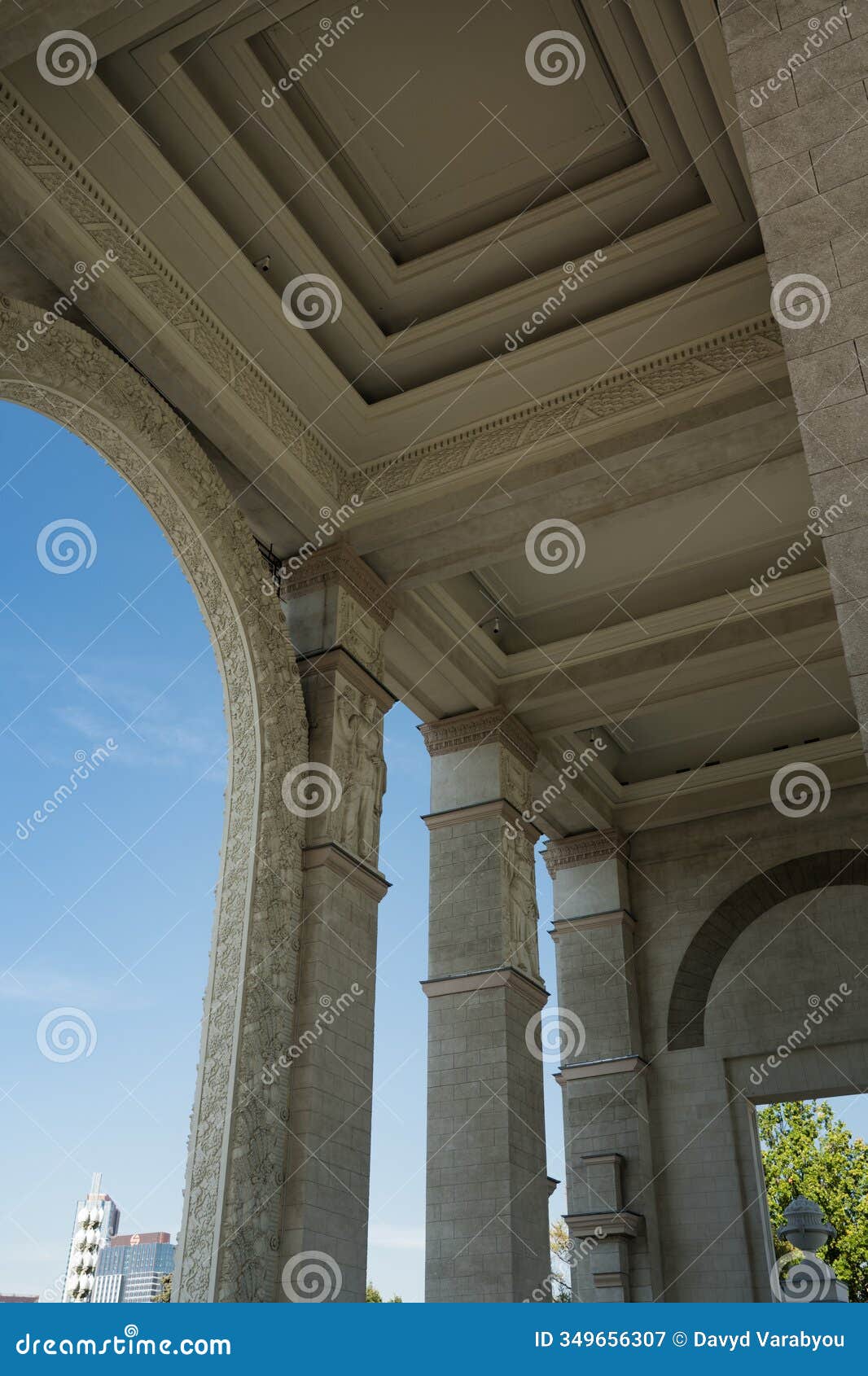 Main Entrance Arch VDNH. Building with Columns. Massive Columns Stock ...