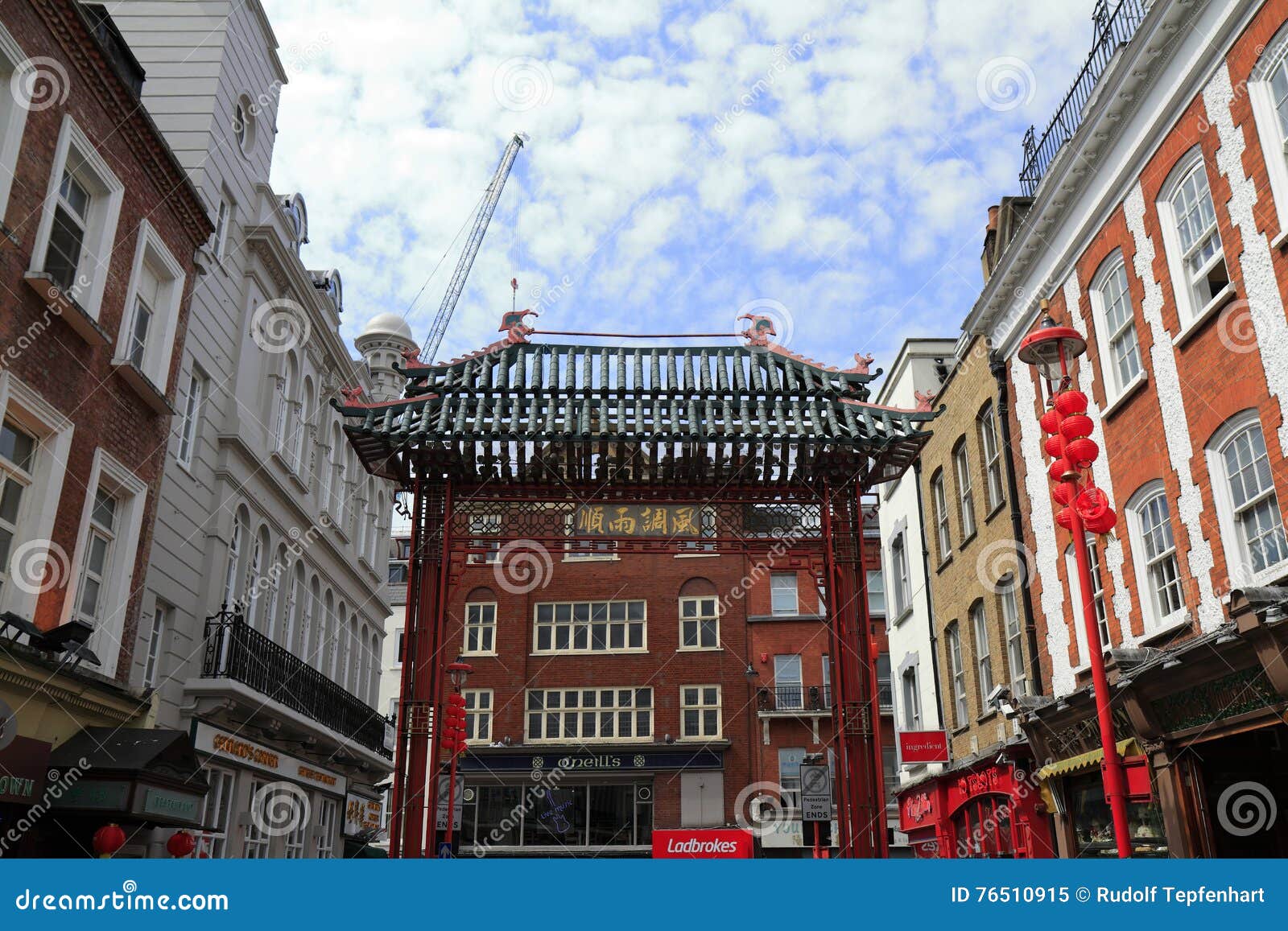 The Main Gate of London ChinaTown Editorial Image - Image of chinese ...