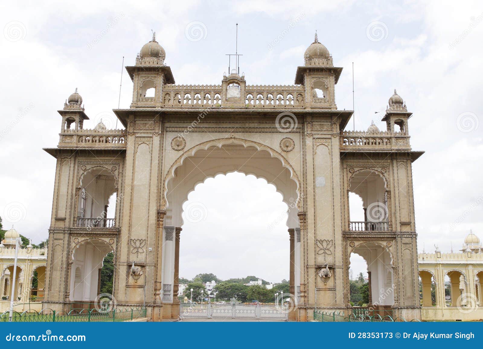 The Main Gate of the Mysore Palace Stock Image - Image of indian, 1897: ...