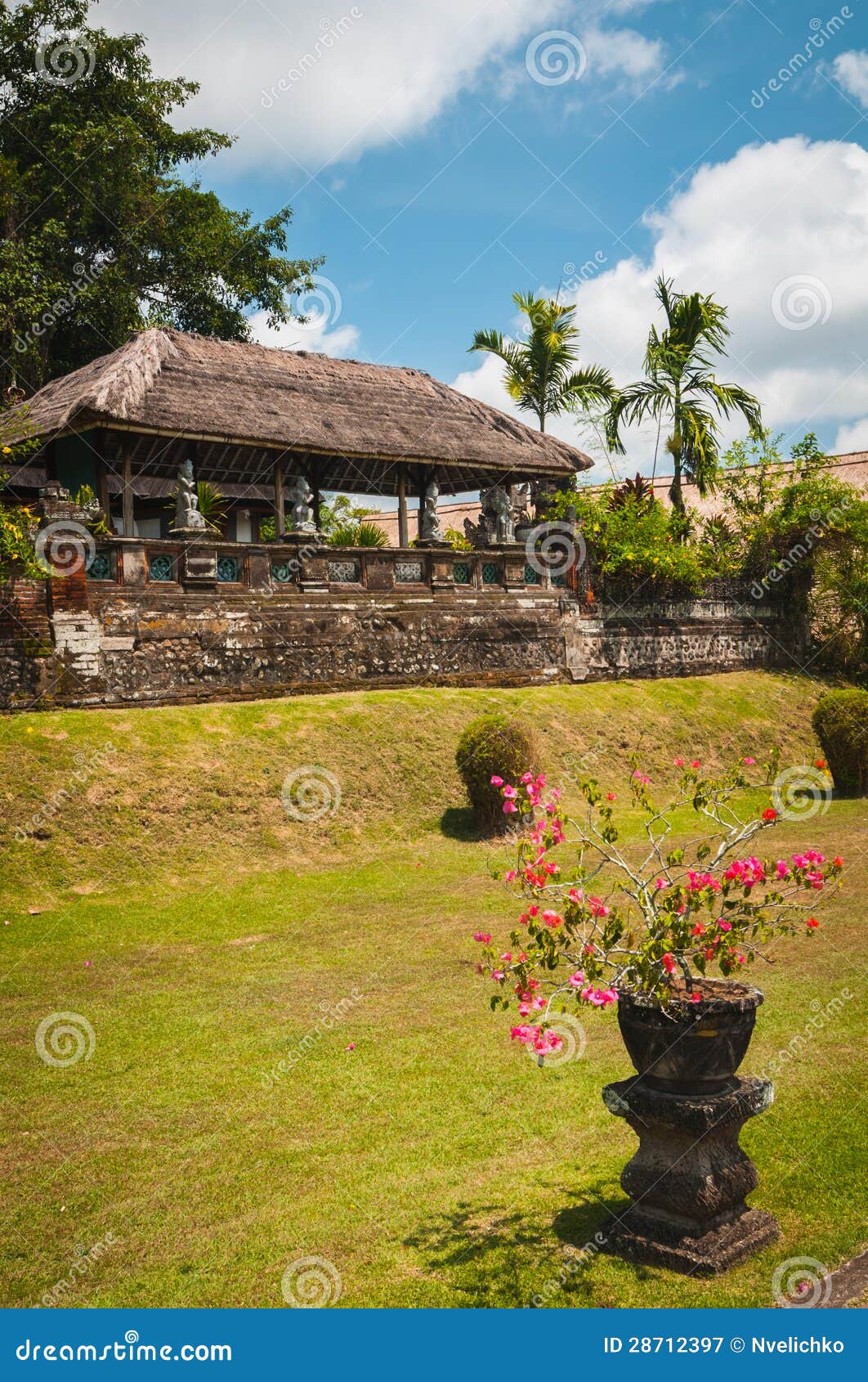 Main Gate To Pura Taman Ayun Stock Image - Image of architecture ...