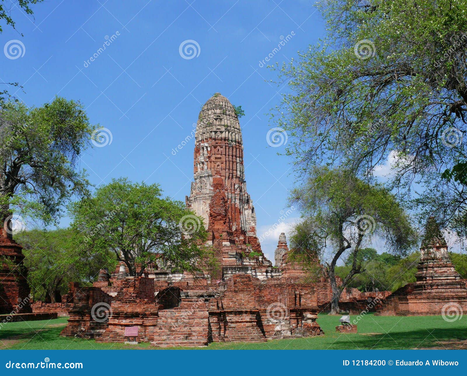 Main prang at wat phra ram stock photo. Image of oriental - 12184200