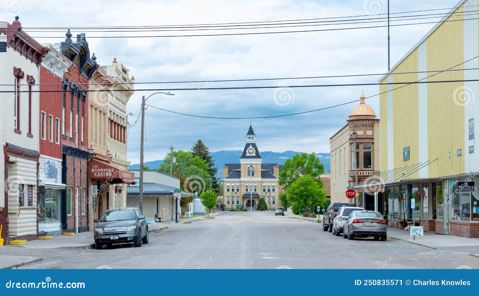 Main Street and County Courthouse in Dillon Montana Editorial Photo ...