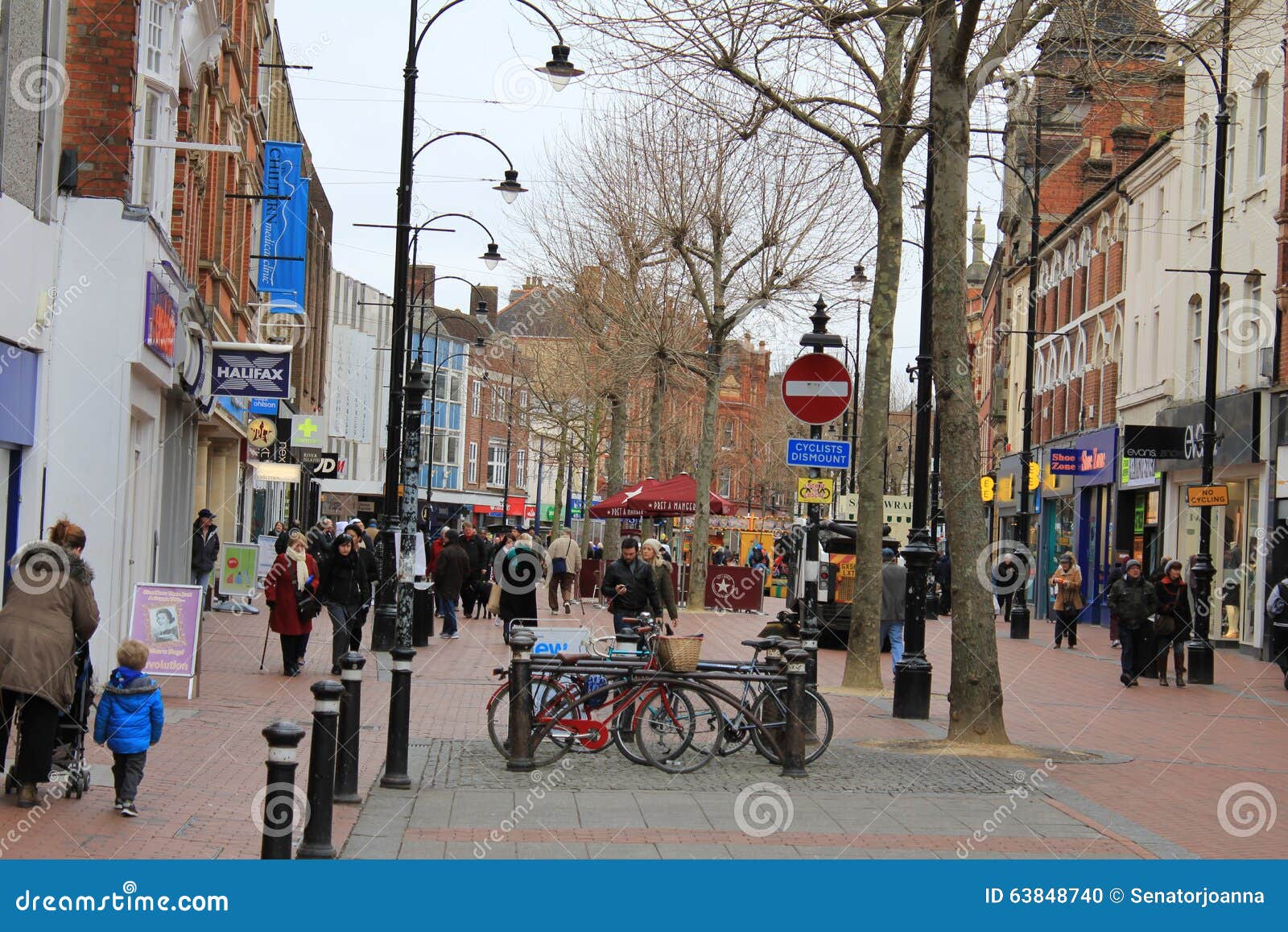 Main Street in Reading, the UK Editorial Image - Image of reading ...