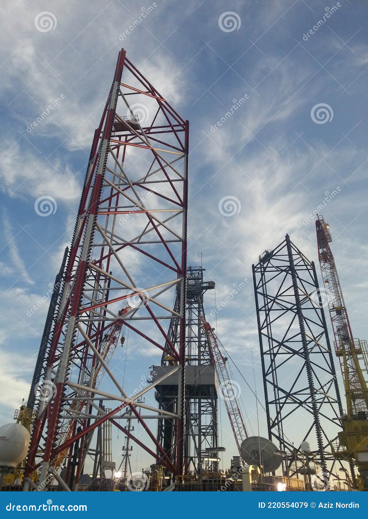 Main Structure Of Jackup Drilling Rig. There Are 3 Cranes, 3 Jackup Leg ...