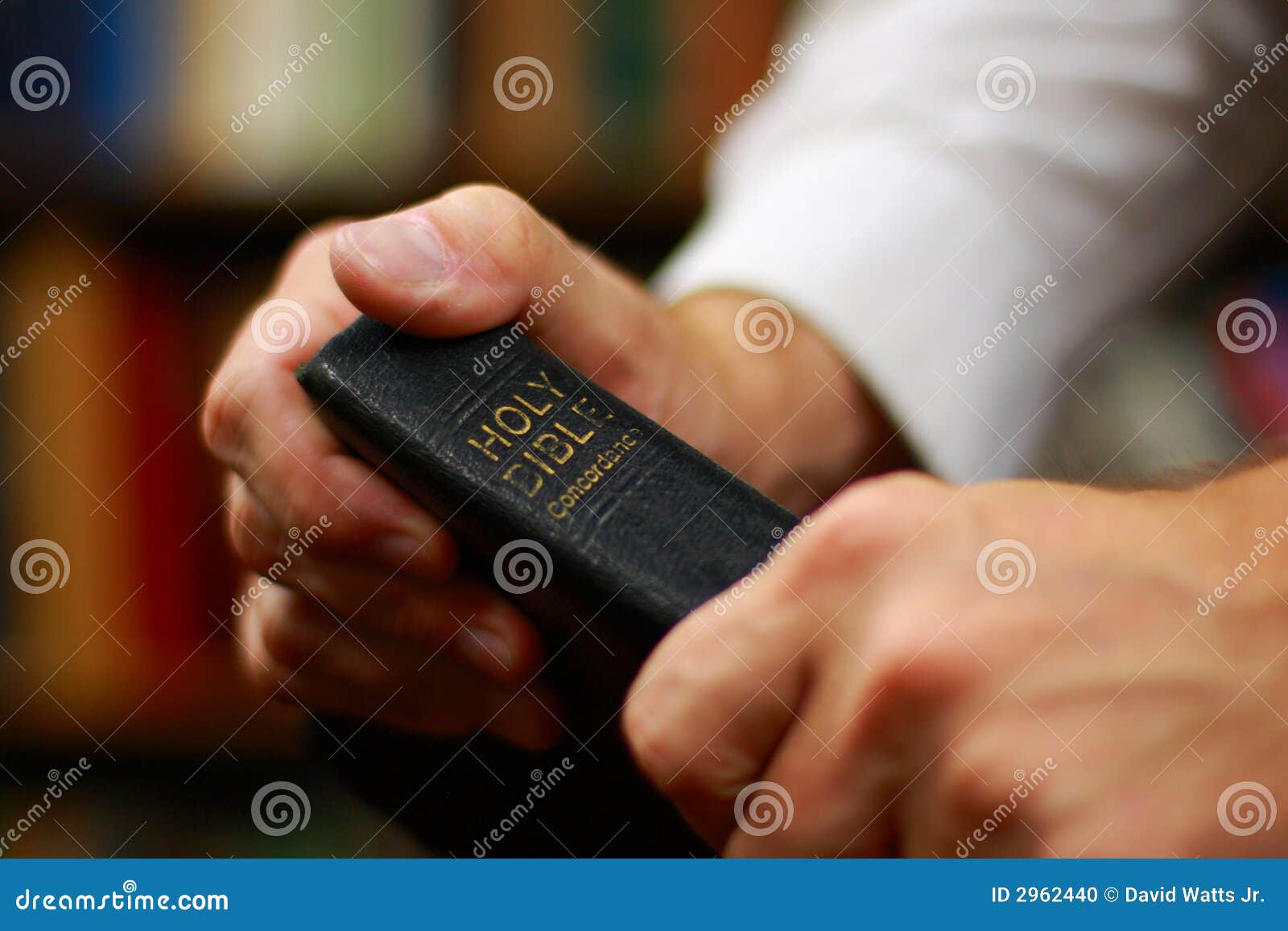 Mains de prédicateur photo stock. Image du bible, masculin - 2962440