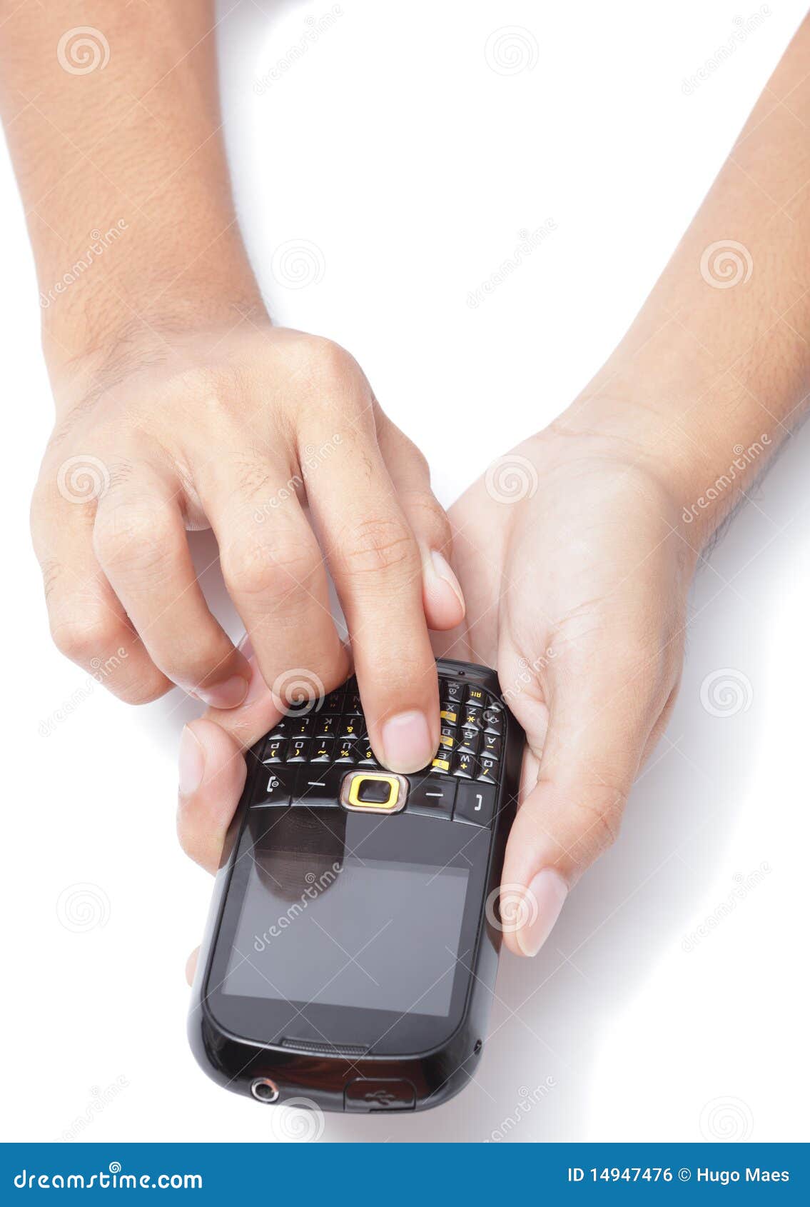 Mains Sur Le Portable Tapant SMS Photo stock - Image du réaction ...